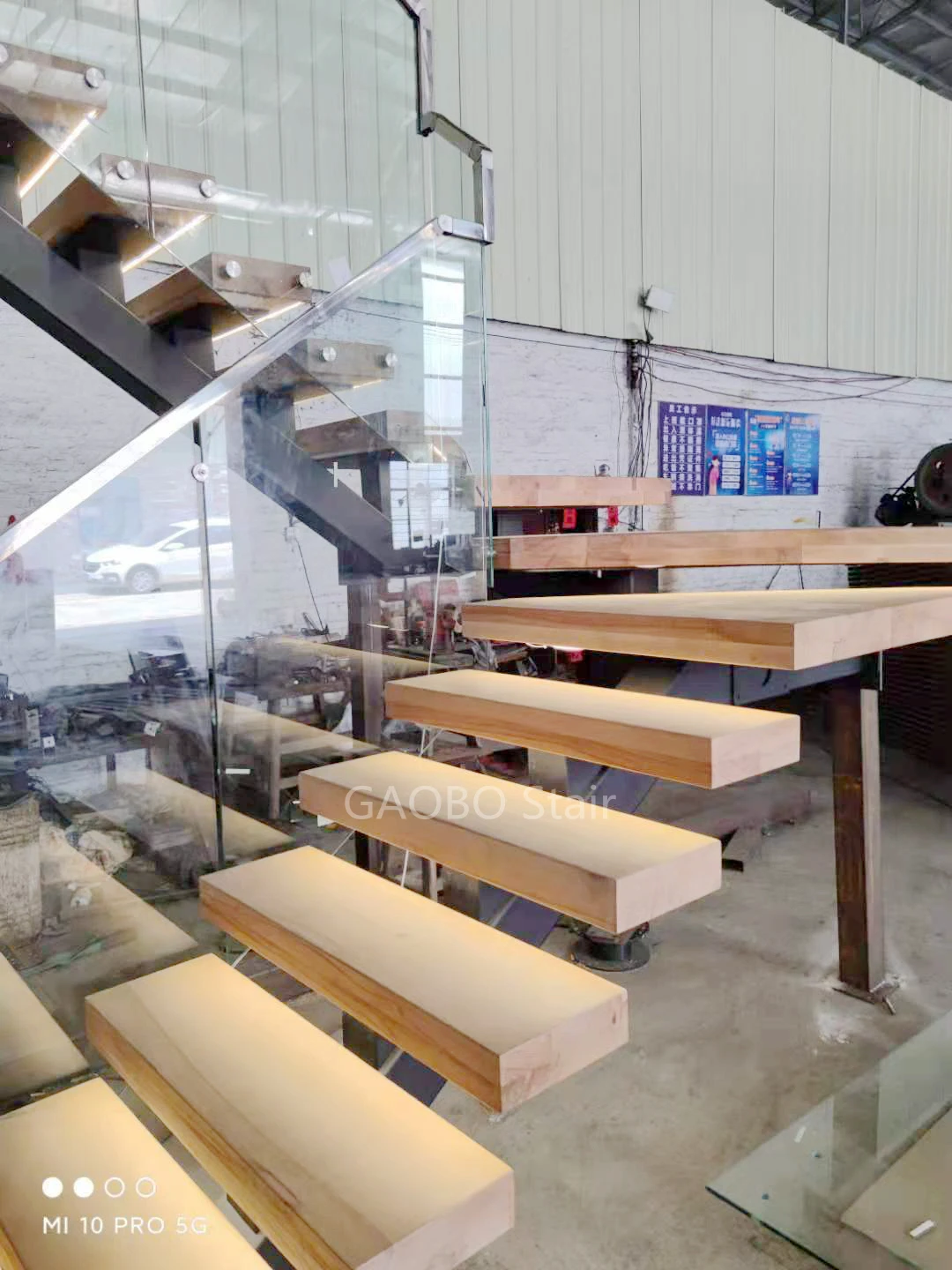 Mono Beam Stair - Modern & Durable Design for Apartments