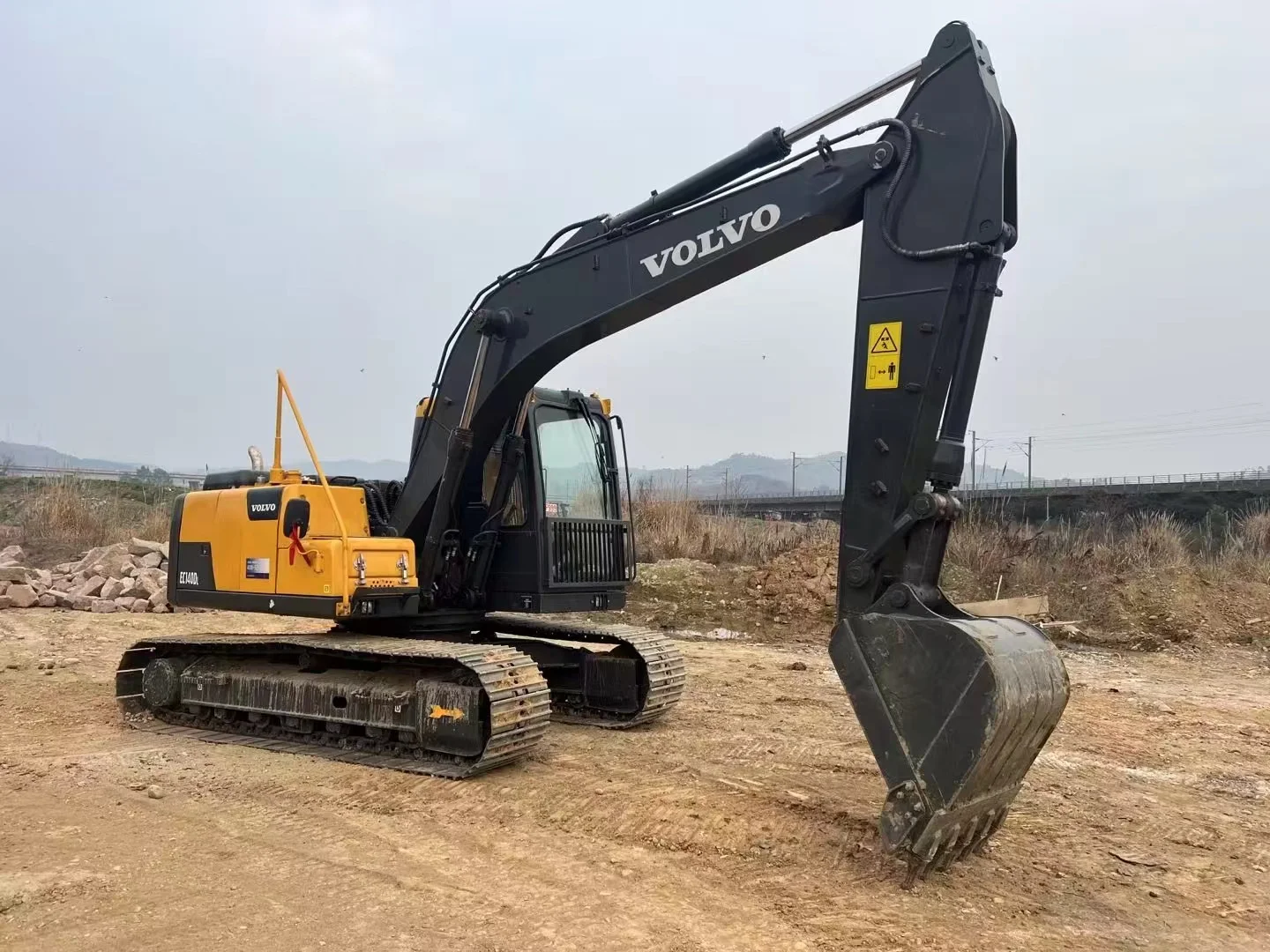 Used Hydraulic Crawler Excavator Volvo140/140dl Construction Machinery ...