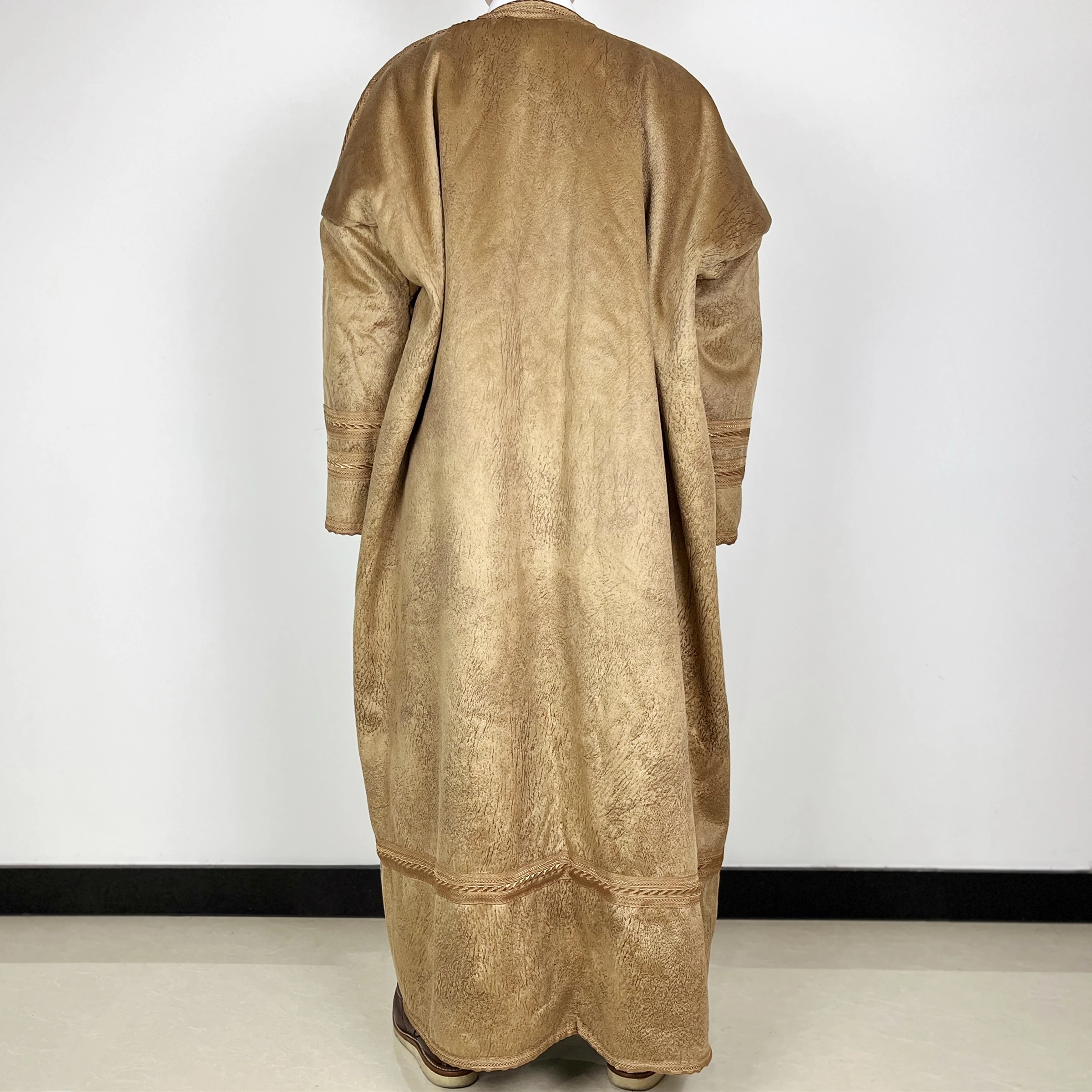 Custom Islamic Saudi Arabian Winter Thick Warm Suede Bisht for Men