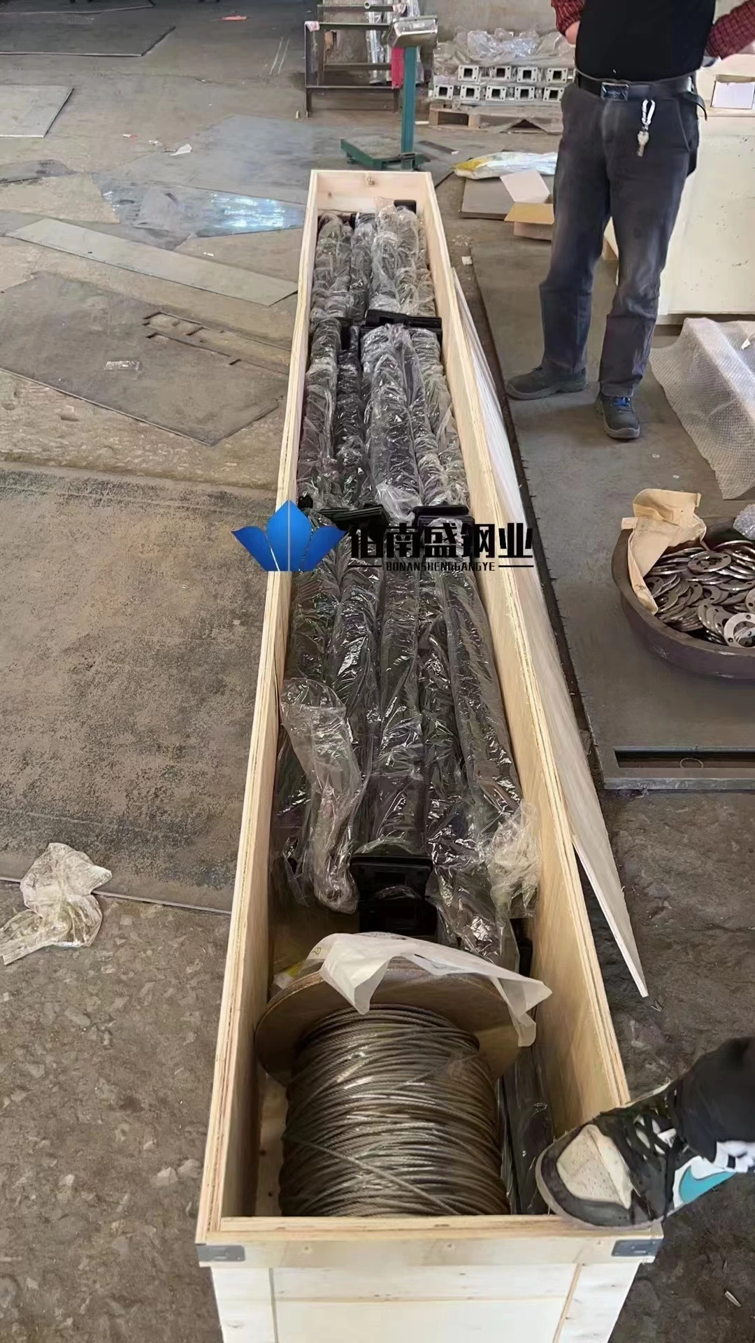 BNS Custom Indoor Outdoor Deck Balcony Post Stainless Steel Frameless ...