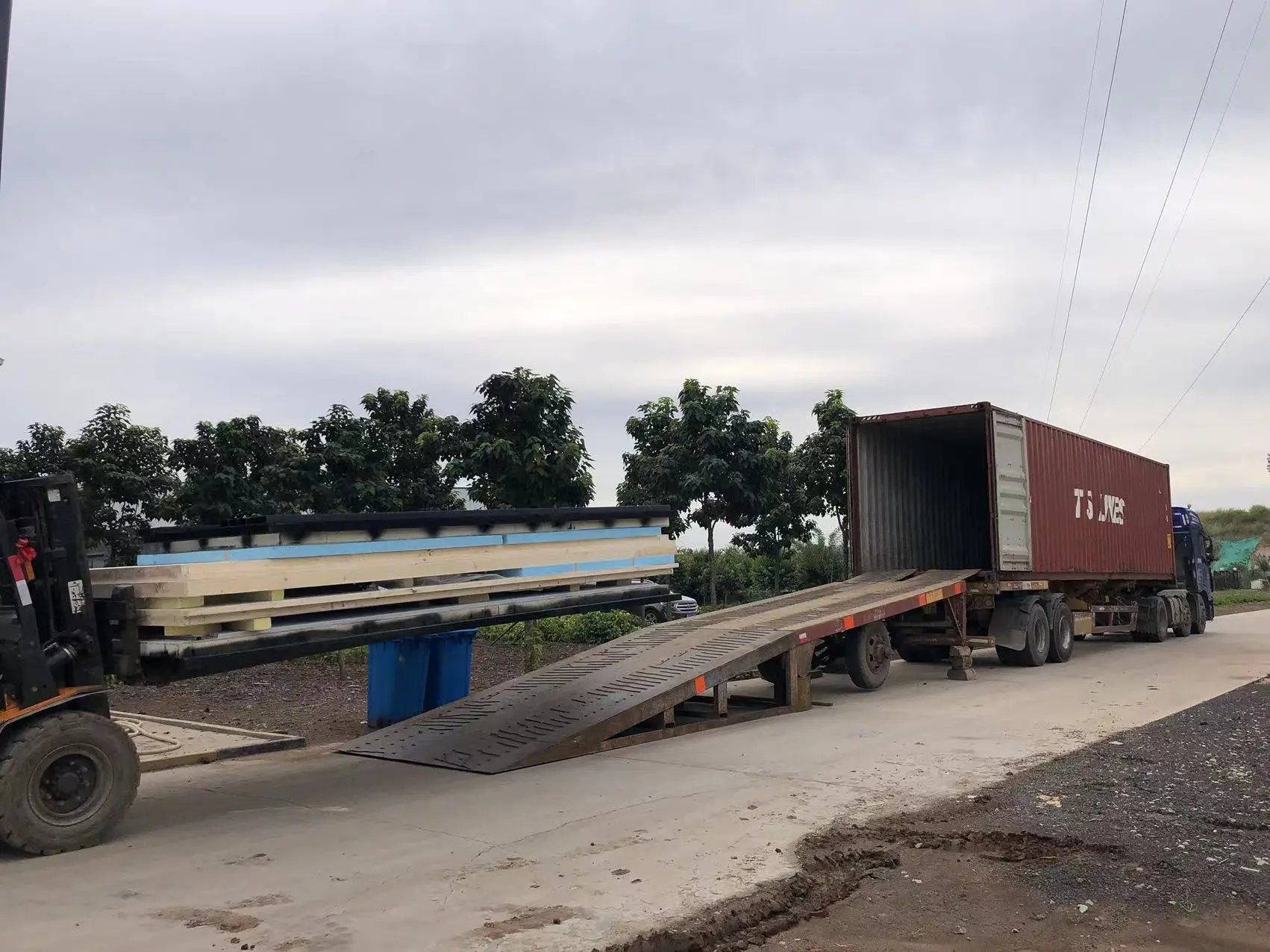 Wholesale Electric Refrigerated Truck Body Gfrp Pu Transport Fruit Meat ...