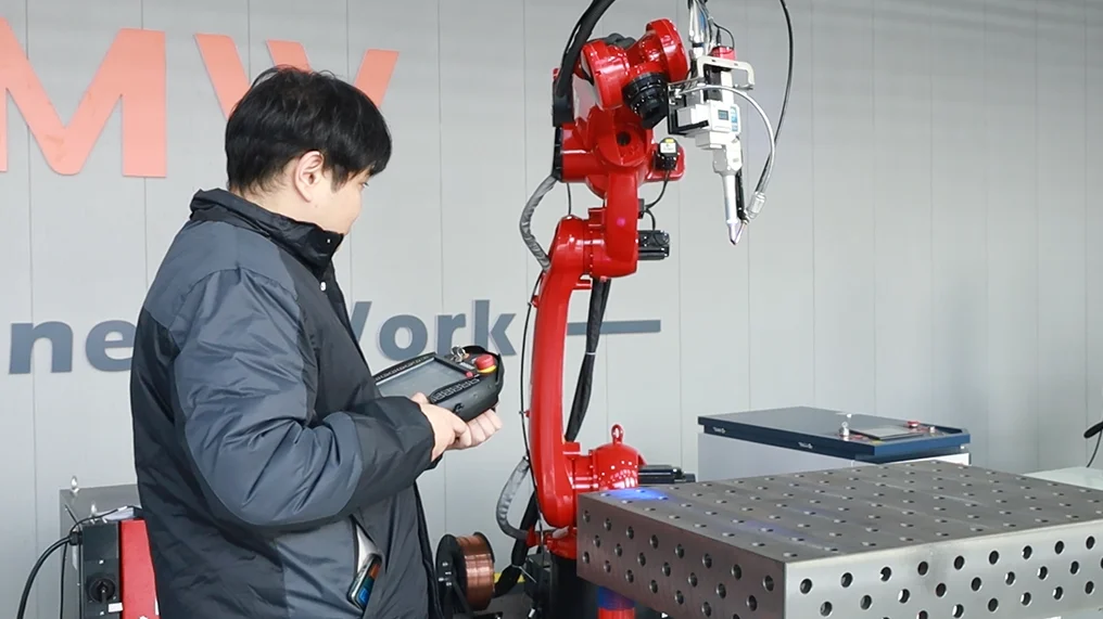 6-axis Articulated Robot Arm - Precision Cutting Solutions