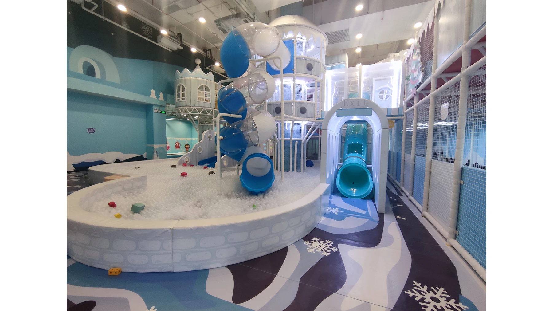 Snow Theme Commercial Indoor Playground Design With Big Tunnel Slide ...