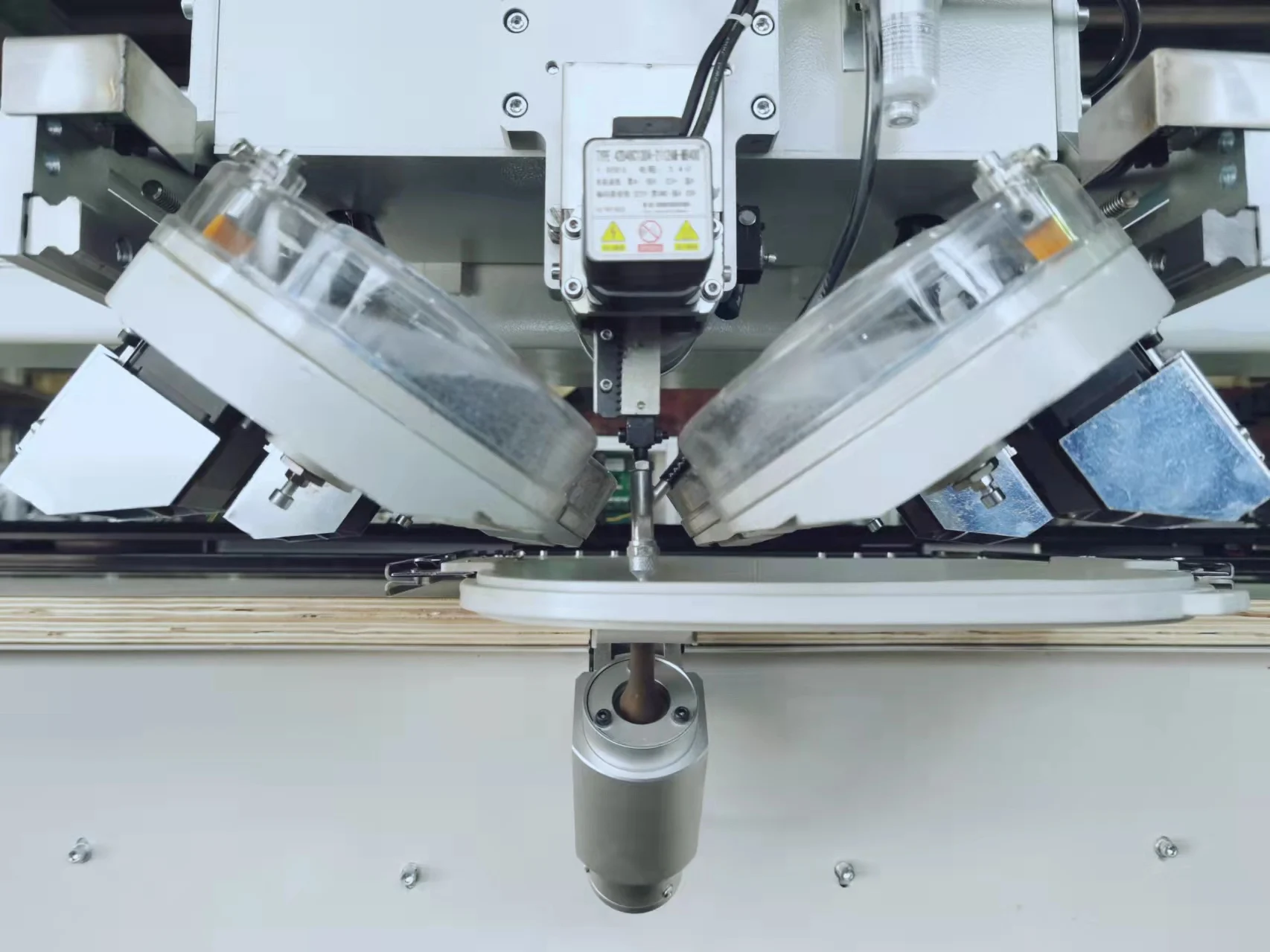 China Personalized Design Automatic Rhinestone Machine Hotfix Motif ...