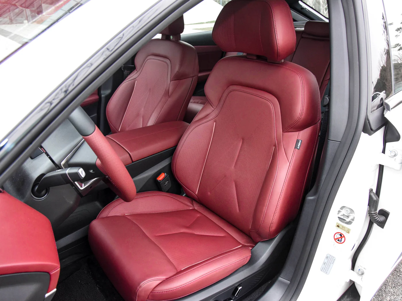 Selling 2023 Changan Deepal Sl03 Hatchback New Energy Vehicle 5 Seat Long Range Rwd Electric ...