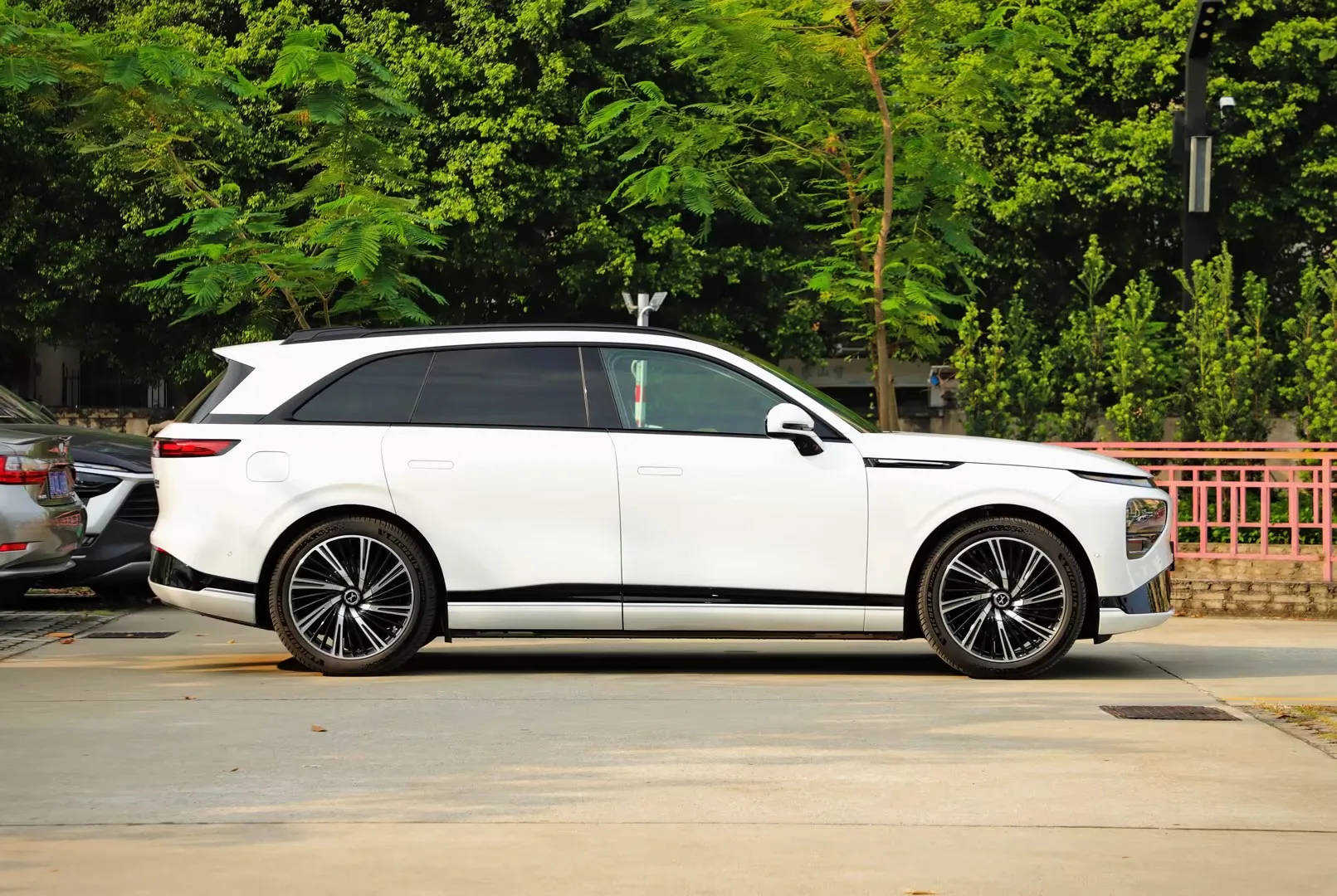 Best Selling Xpeng G9 2022 650km Performance Edition Max Dual Motor 4x4 High Speed 5 Seats Ev ...