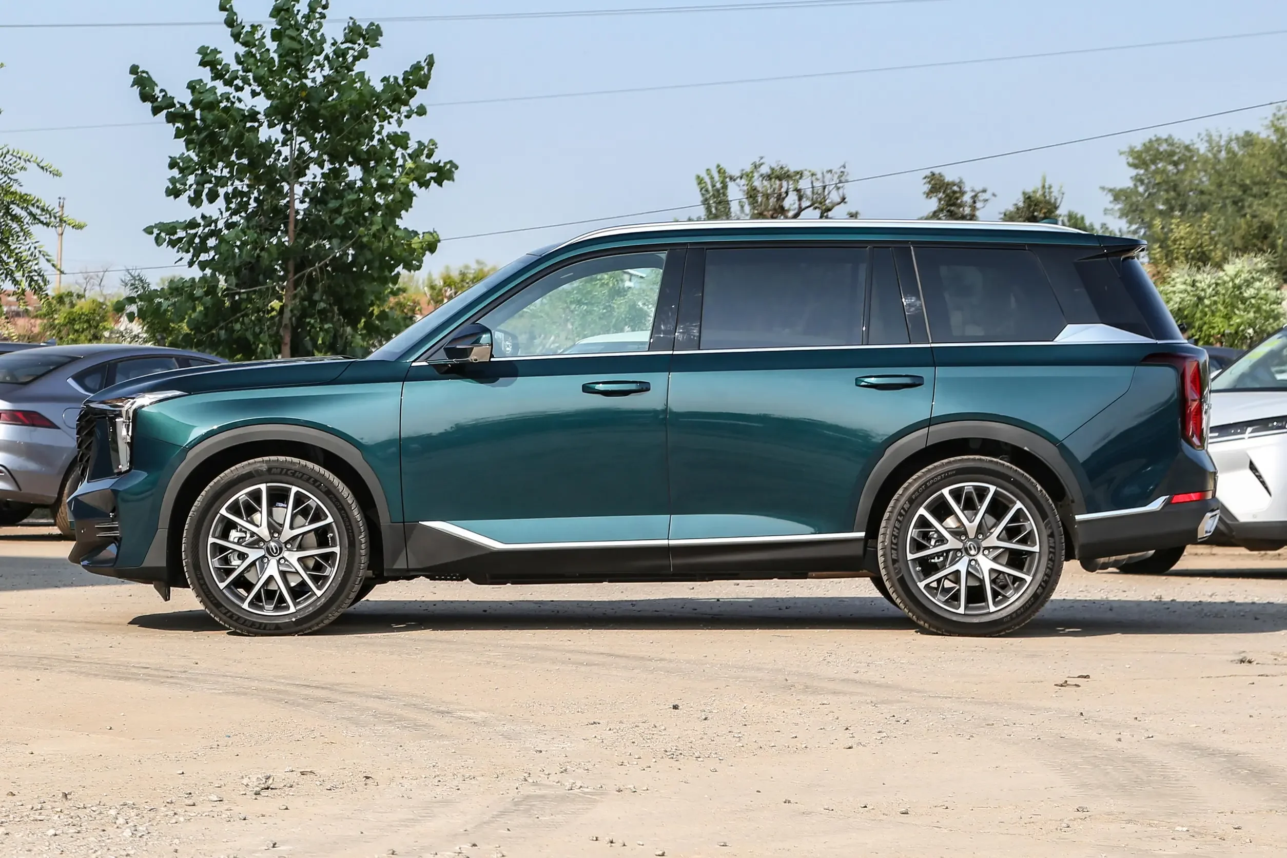 2025 GAC Trumpchi Gs8 Suv Pilot Series 2.0TGDI 4WD Petrol Car Luxury Mid-size SUV GAC Trumpchi ...