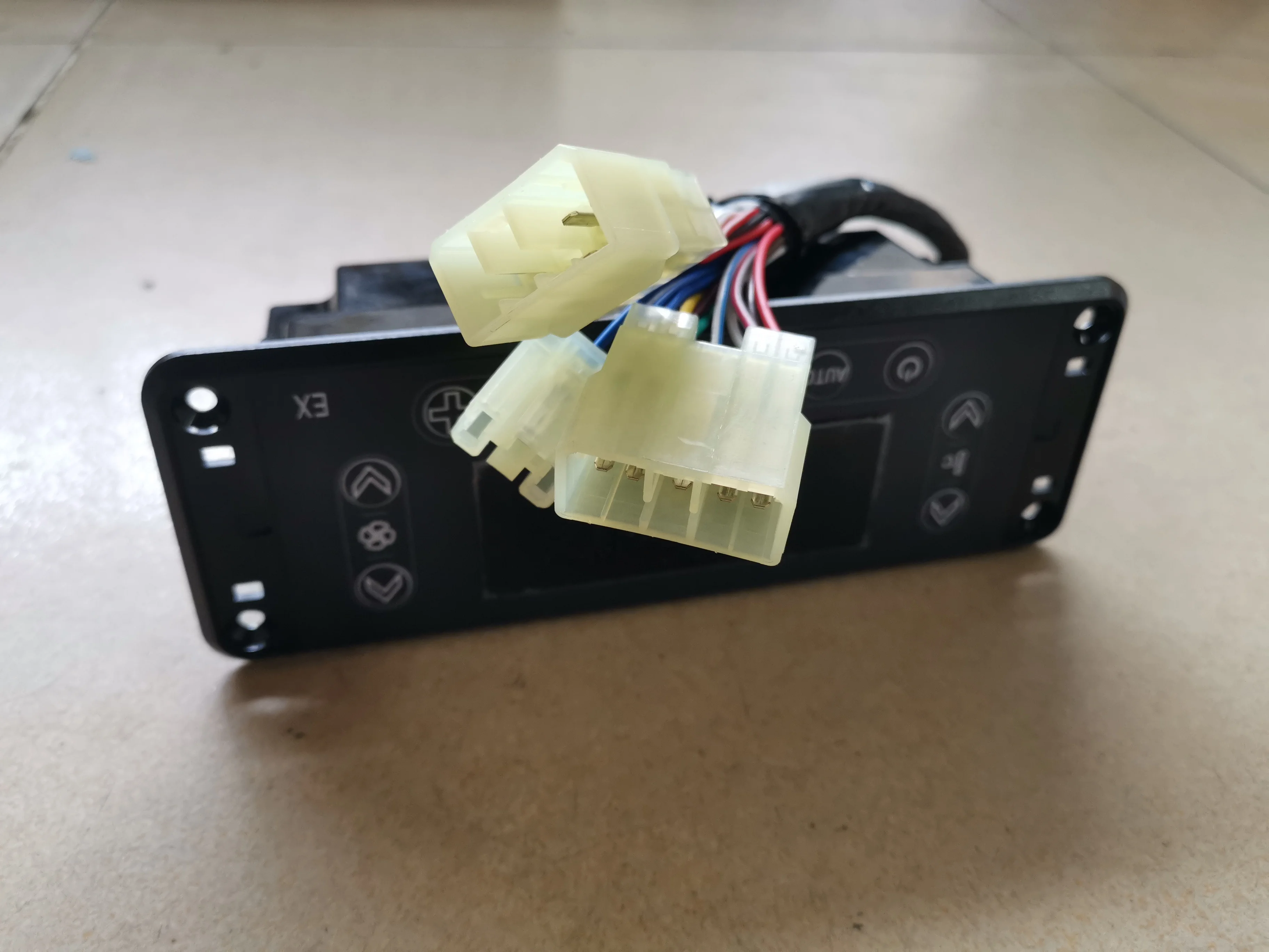 Buses for Africa Original AC Control Panel Bus Parts 8112-04805 Public ...