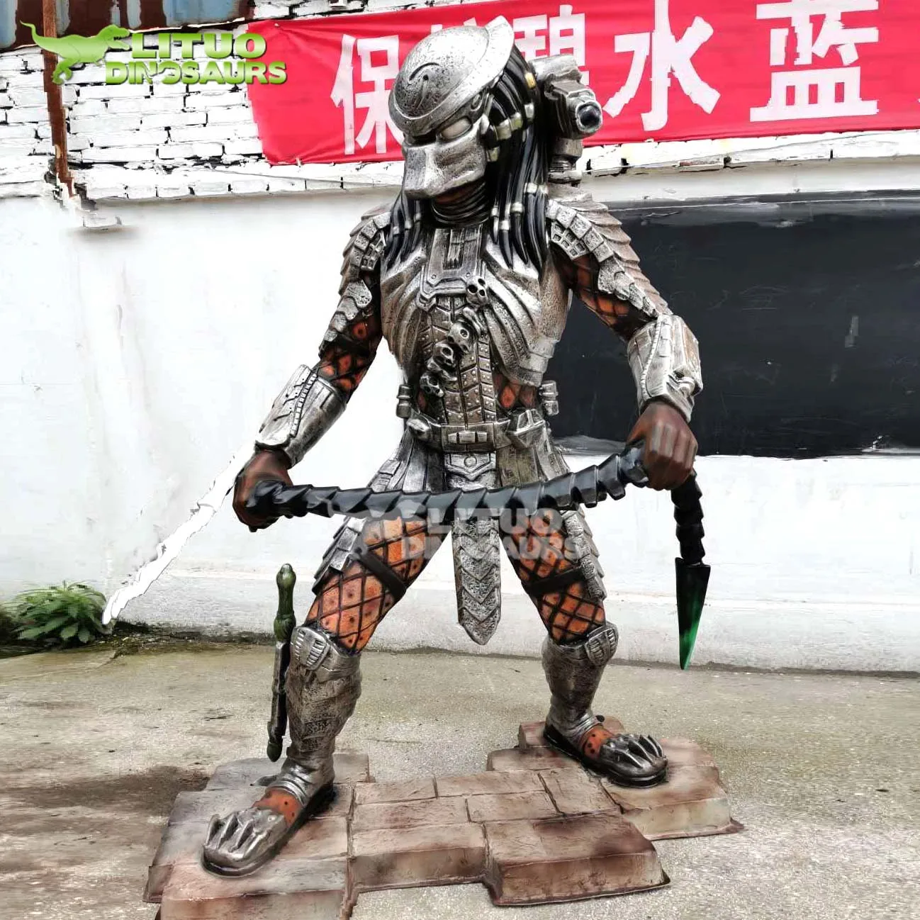 Life Size FRP Predator Sculpture - High Lifelike Quality
