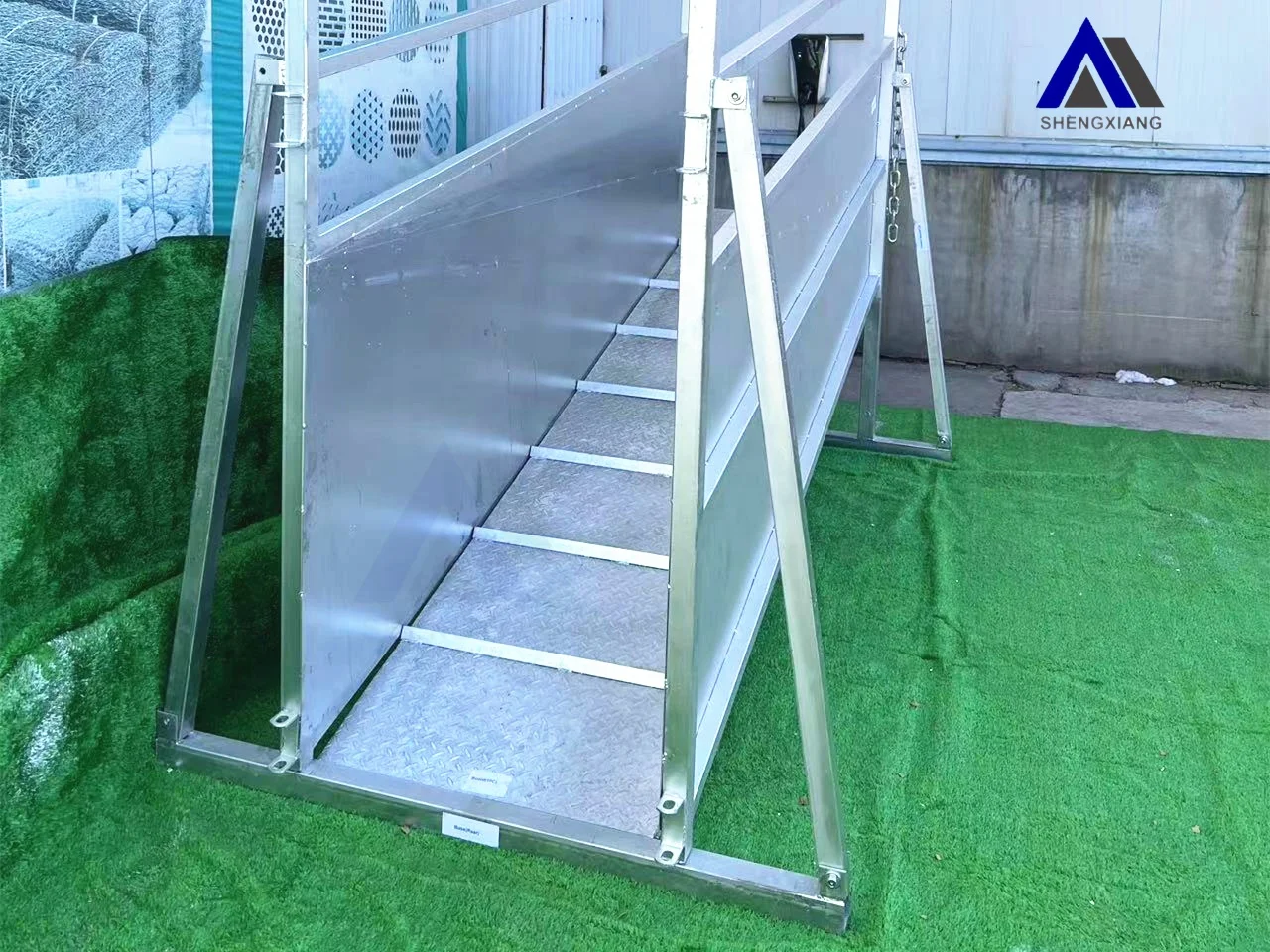 Durable Heavy Duty Cattle Loading Ramp - 3.6m Assembly