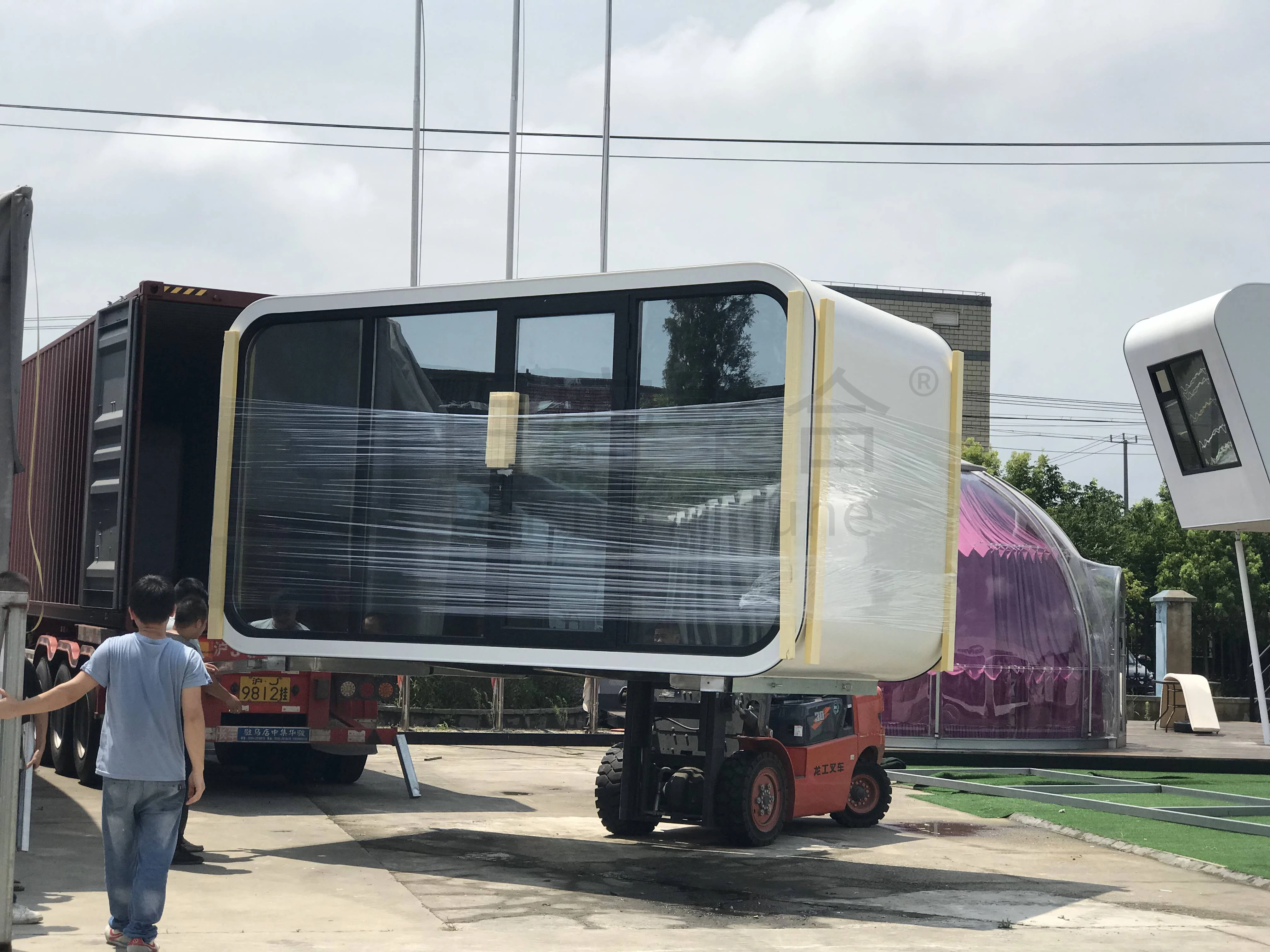 Luxury Eco Prefab Outdoor Space Capsule Home 2 Bedrooms With Kitchen ...