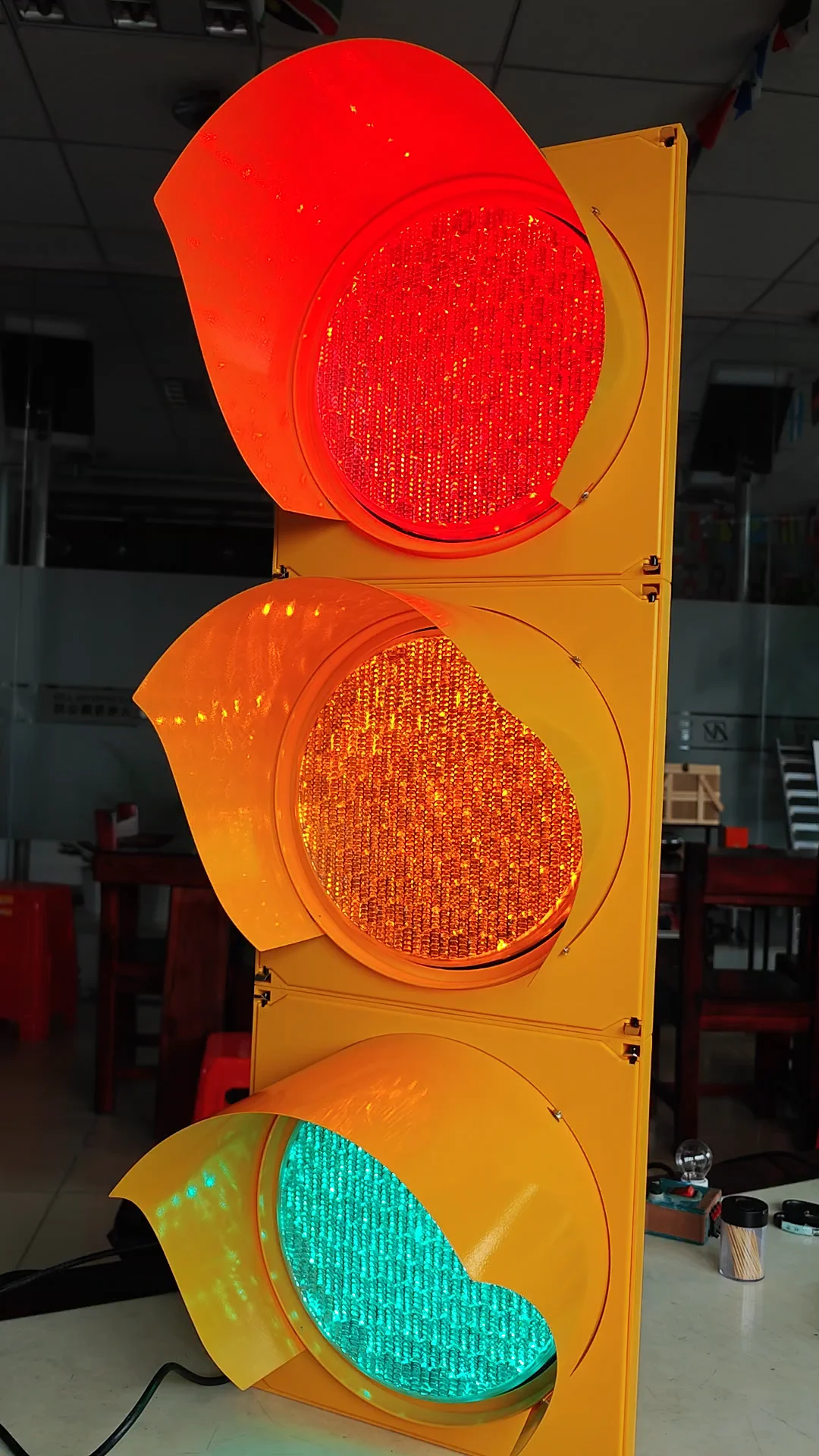 High Quality Ip66 Semaforo 200mm 300mm Traffic Light For Crossroads ...