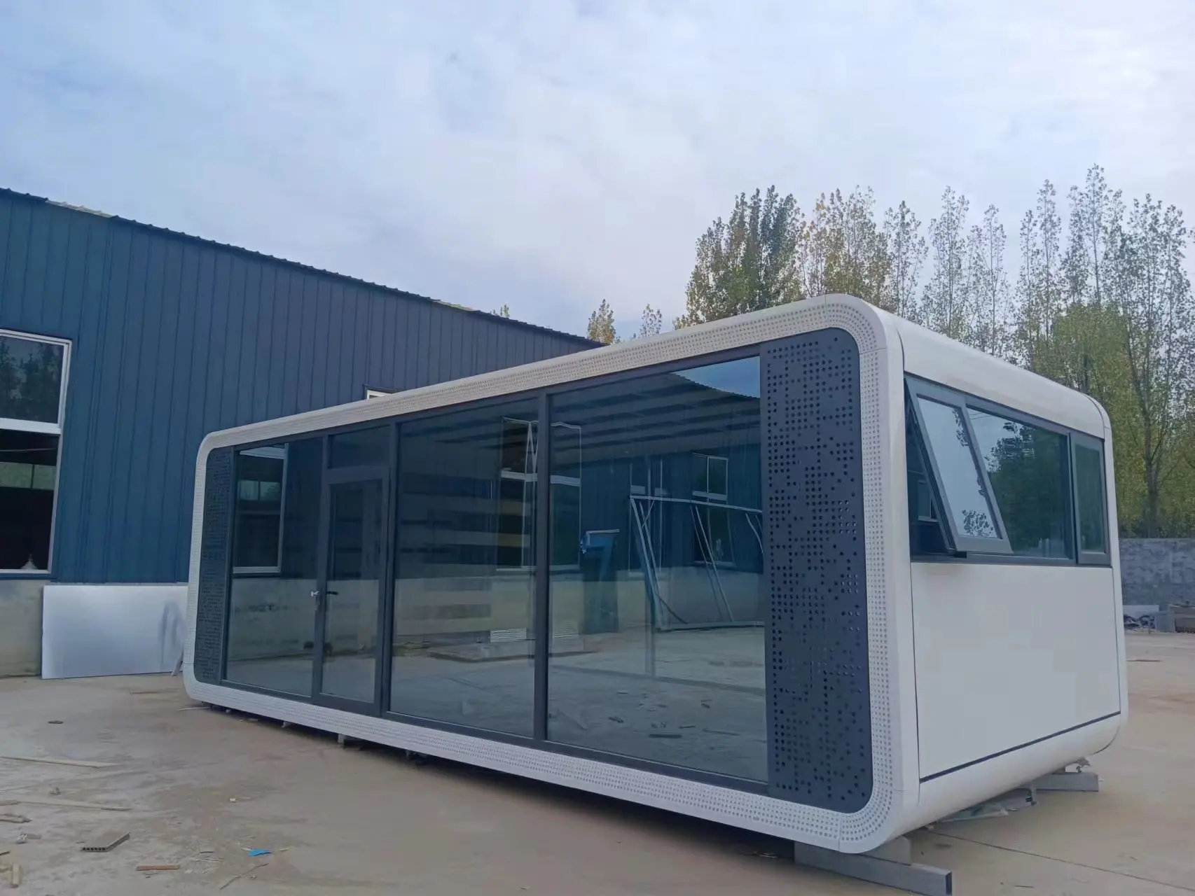 Modular Prefab Container Office Portable Apple Home Pod Shaped Movable ...