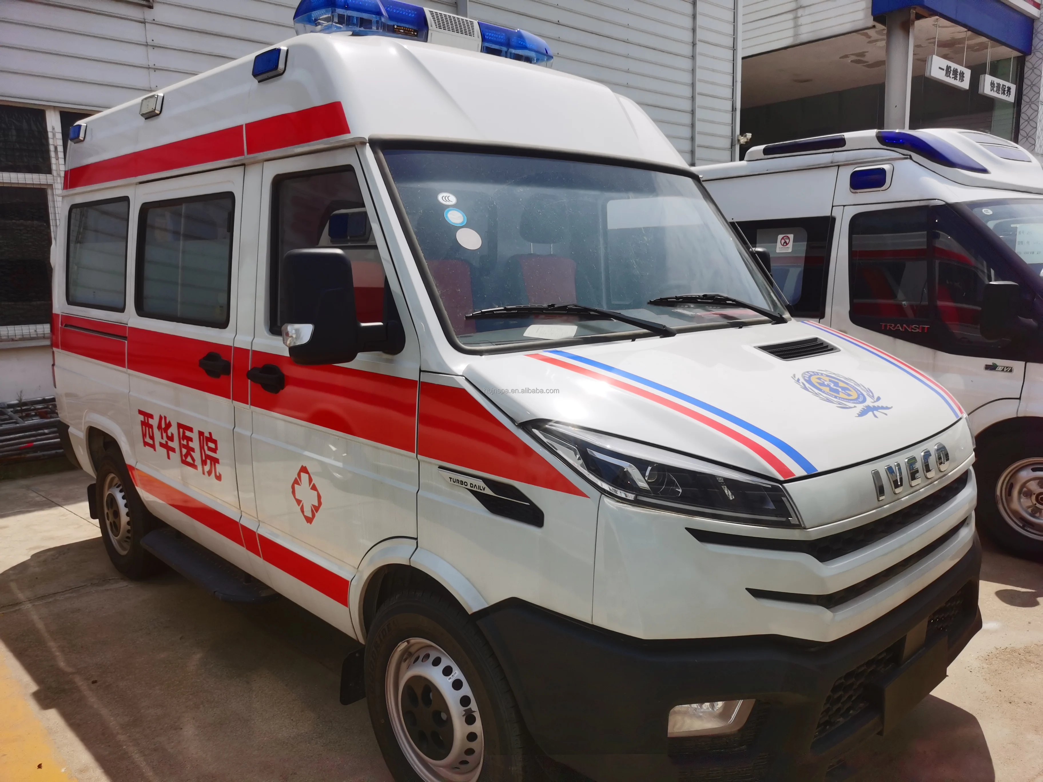 4WD Medical Ambulance Transport Type with Diesel Euro 4 5 6 Engine ...