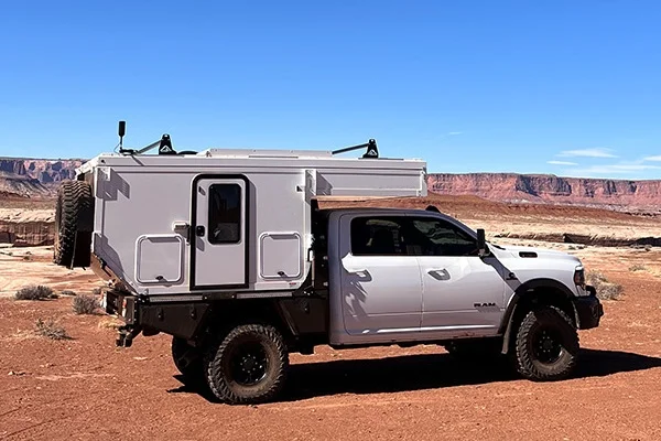 Expedition 4x4 off Road Truck Flatbed Camper Trailer Pop Up