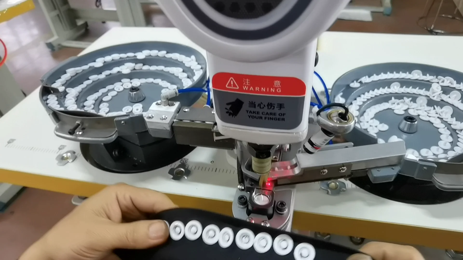 Electric Industrial Plastic Snap Button Machine Fully Automatic - Buy ...