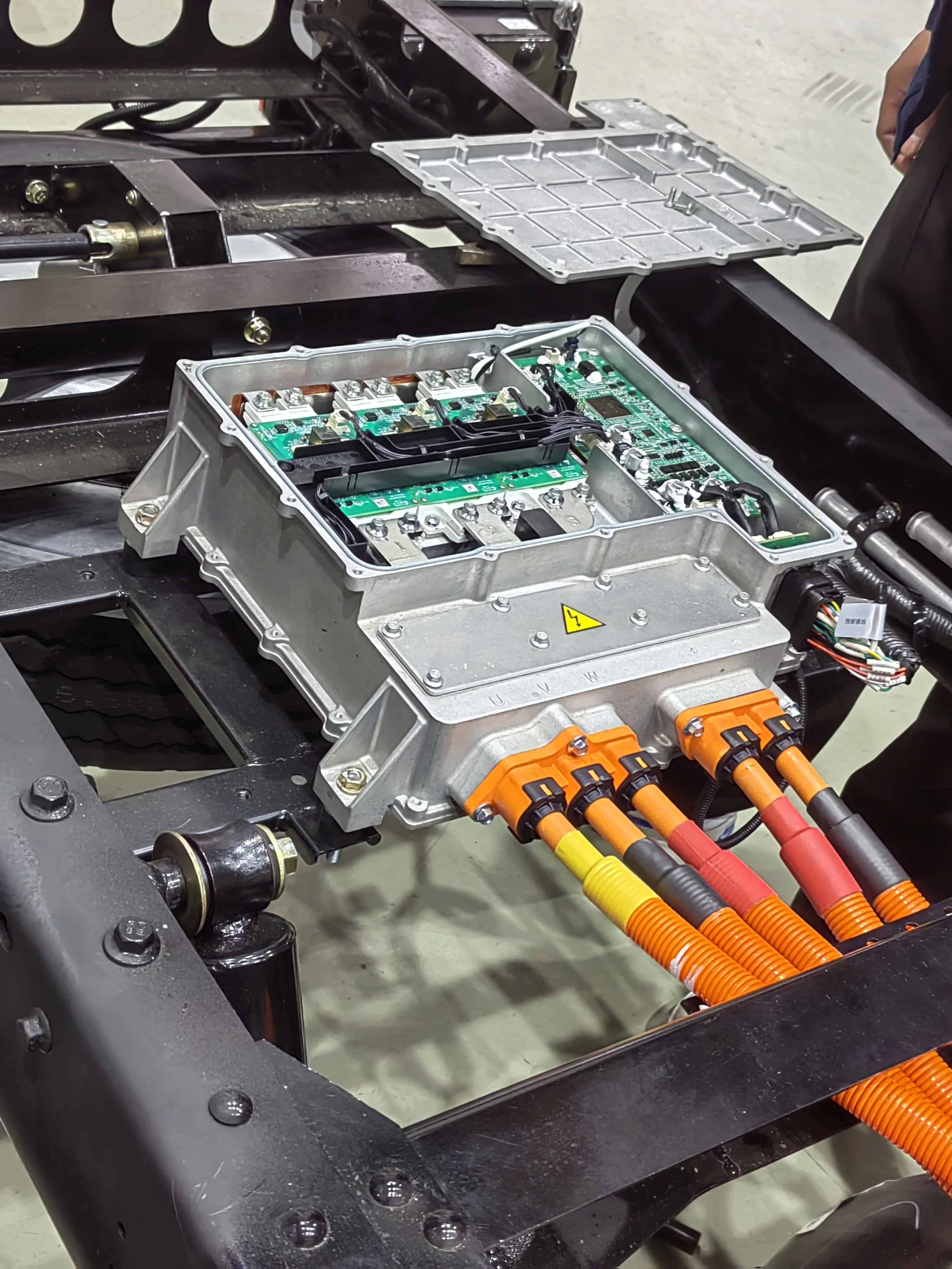 Brogen 6m 75kw 145kw 92.16kwh Ev Chassis Manufacturers EV-powered ...