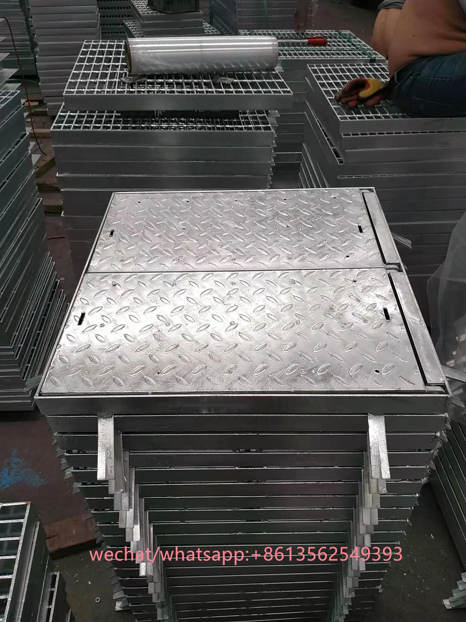 Trench Ditch Drain Grating Manhole Cover Steel Grating With Checker ...