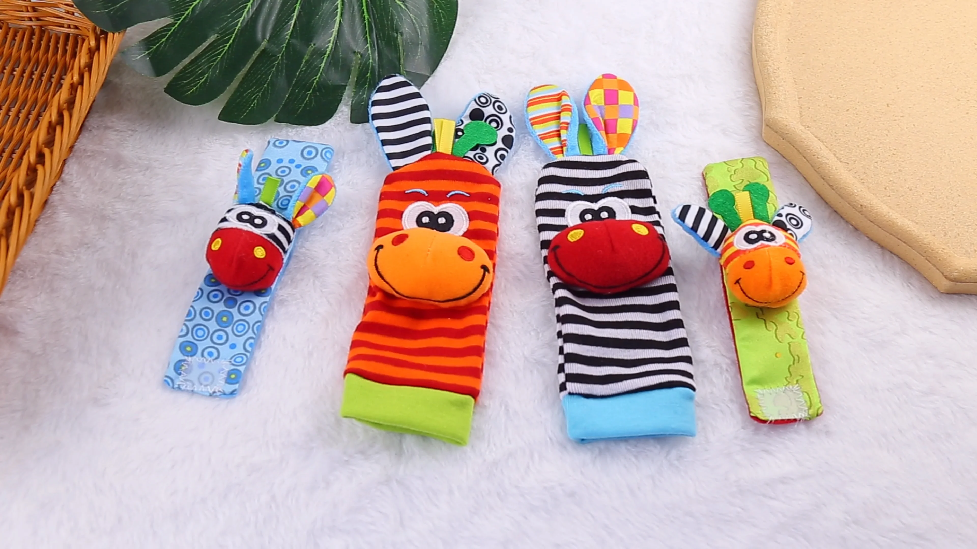 Infant Bed Bell Baby Kids Plush Toddler Baby Handbell Ring Bell Socks ...