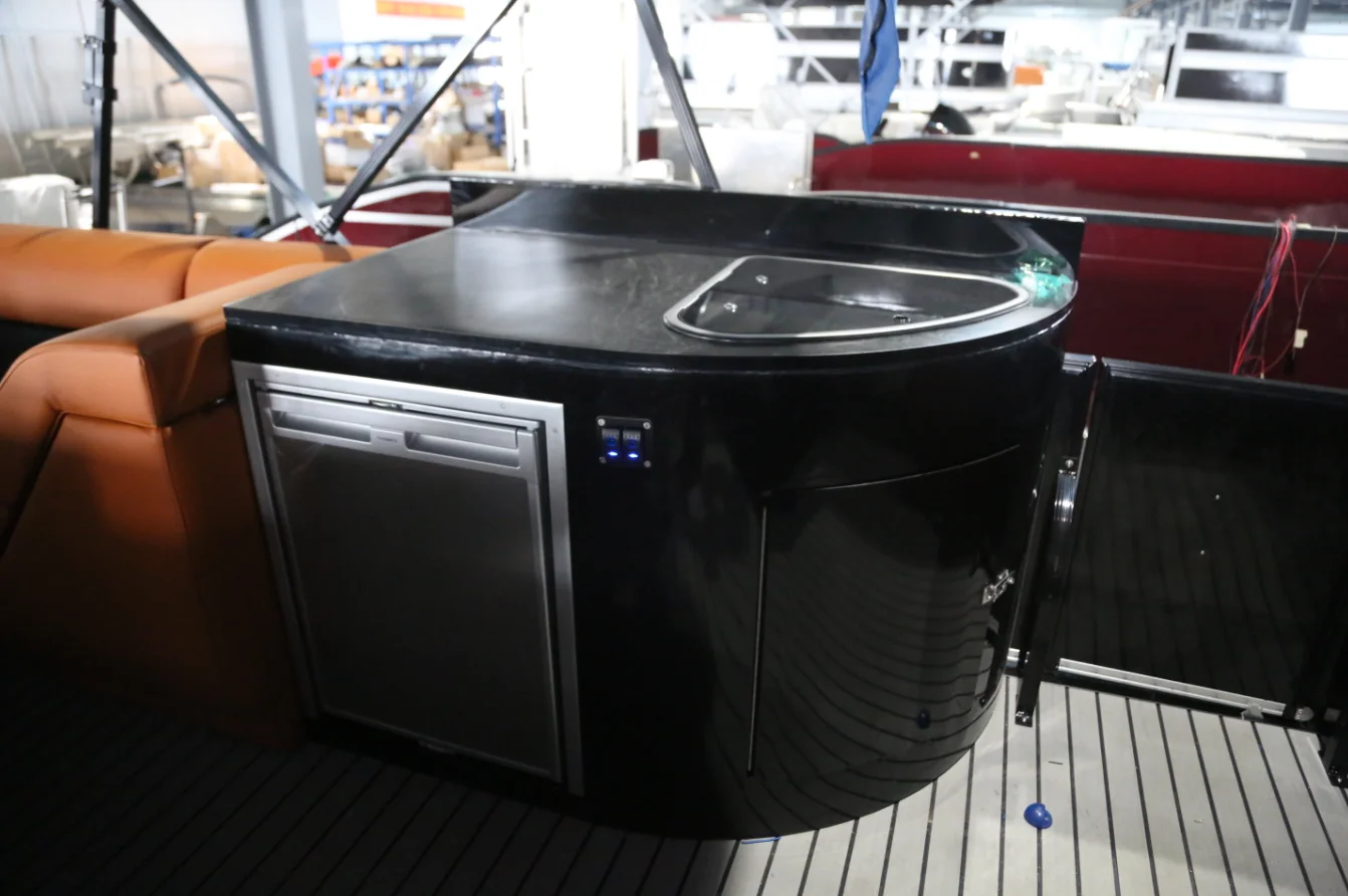 Alibaba.com: 25ft Offshore Aluminum Pontoon Boat, CE/ISO certified ...