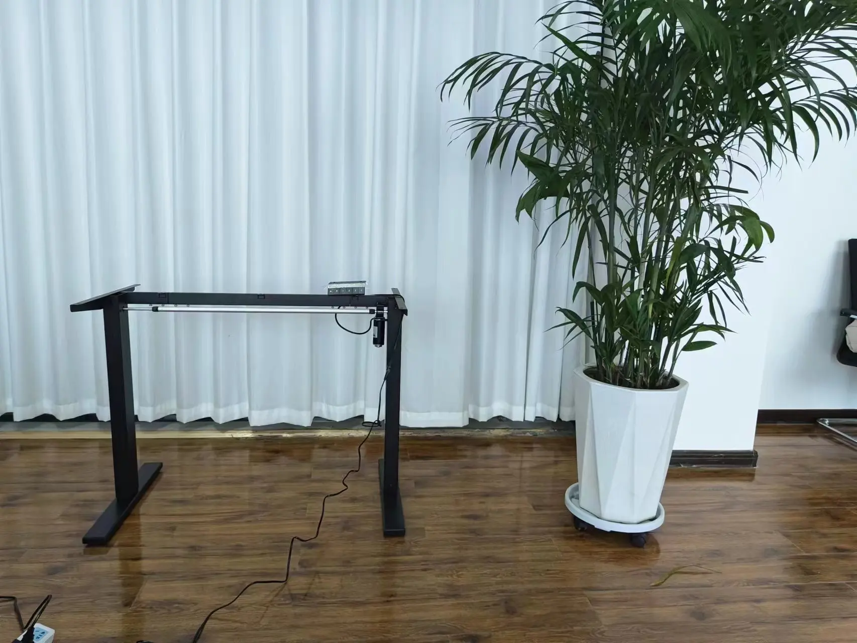 Modern Shape Ergonomic Height Adjustable Smart Office Computer Desk ...