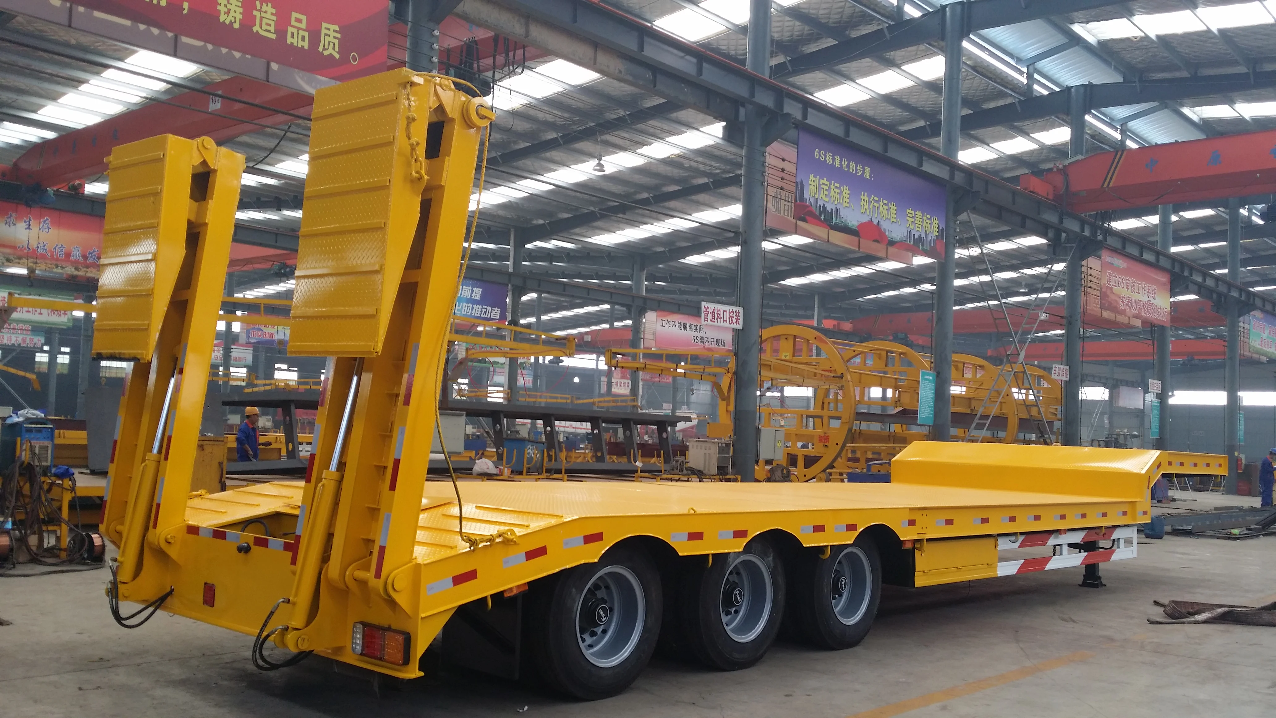 Low Bed Truck Trailers - Customized Solutions for Heavy Haul