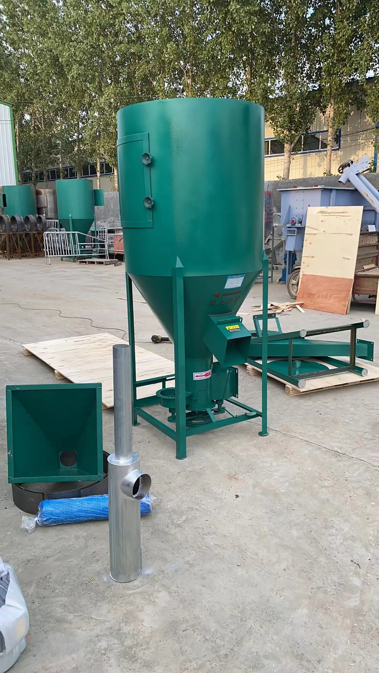 300-2000kg/h Vertical Farm Chicken Feed Making Machine