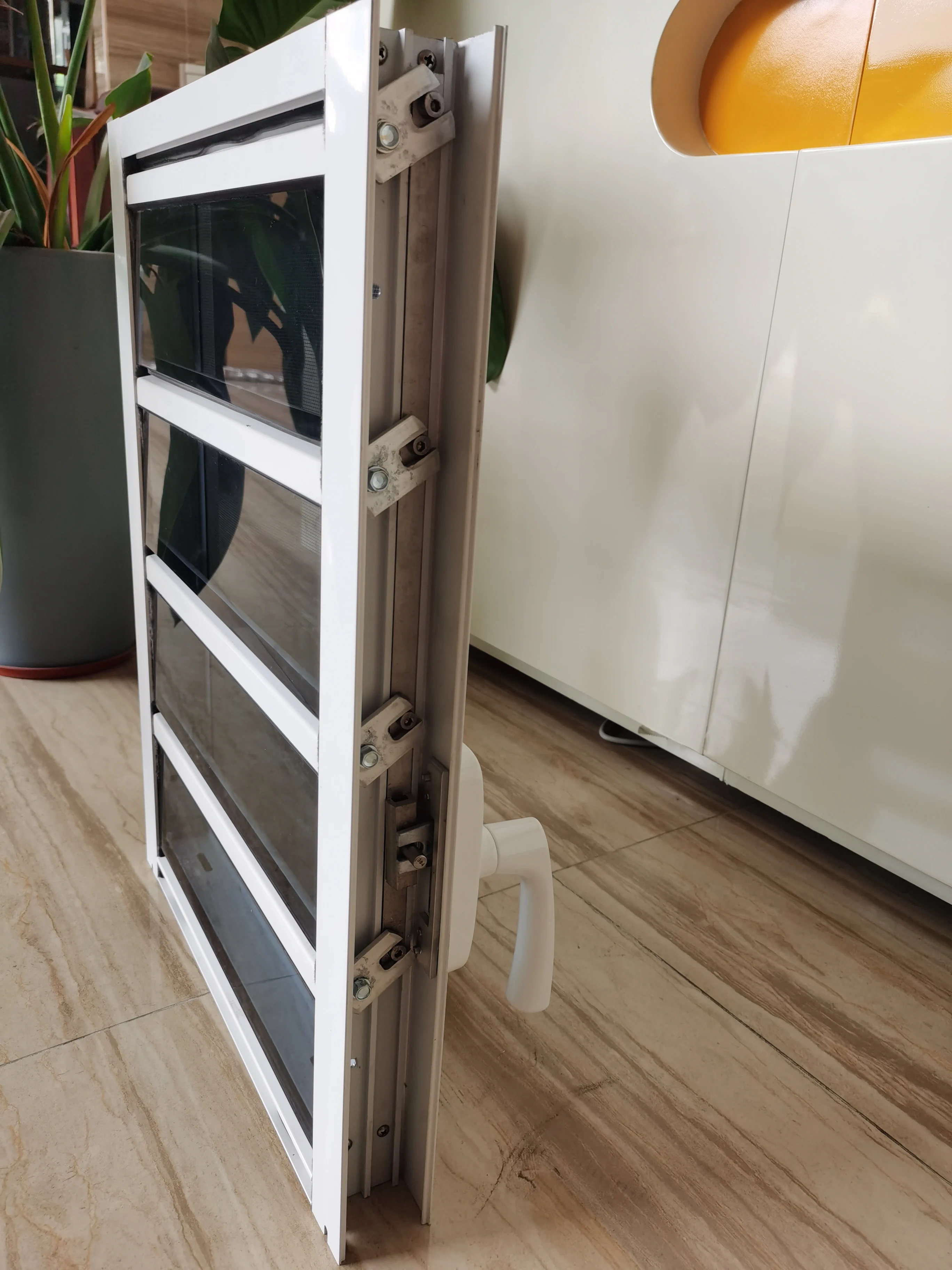 Aluminum Glass Louver Window with Security Bar & Mosquito Net
