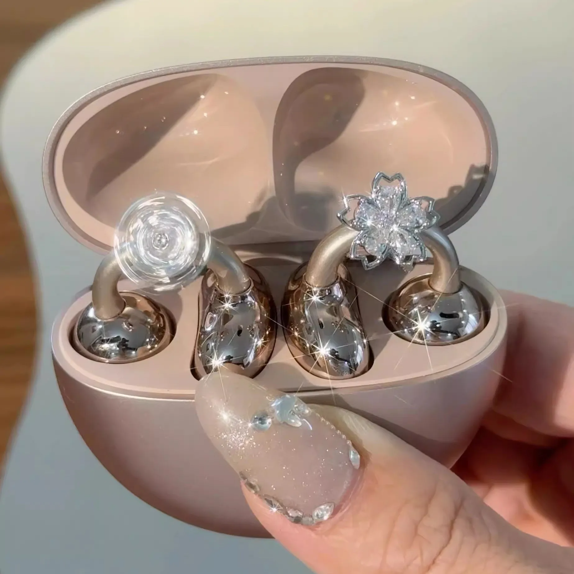 Canli ACC Bluetooth Earbuds with Rotatable Flower Earrings