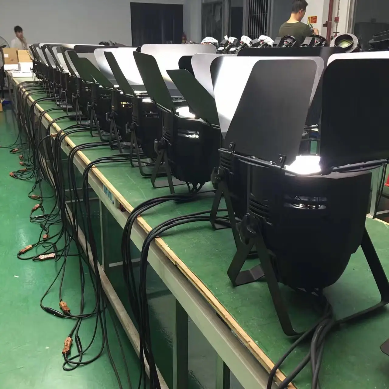 Ip65 Mini 200w Warm/cold/2in1 Led Cob Par Surface Light With Barndoors ...