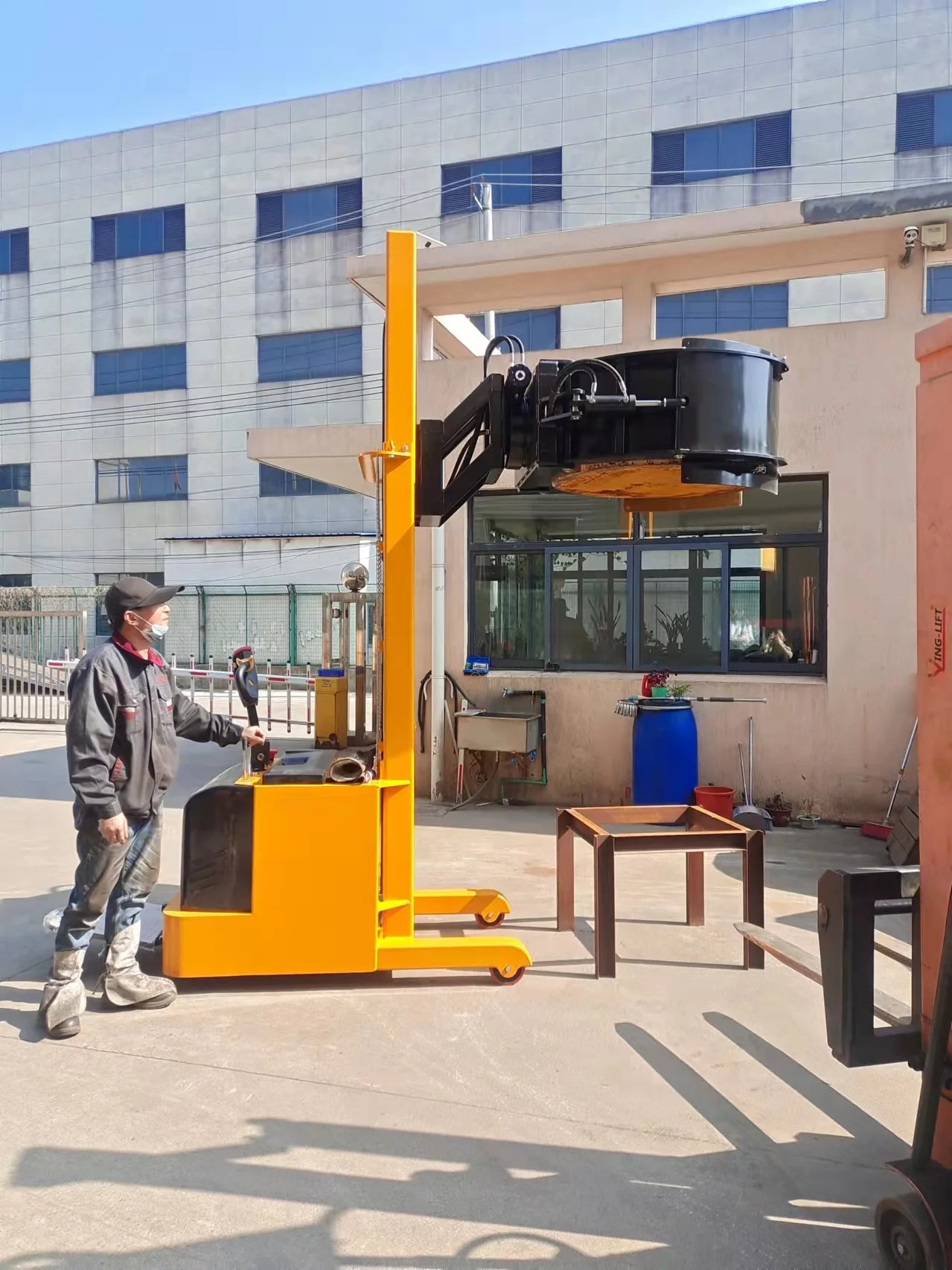 WELIFTRICH 500kg Paper Roll Clamp Rotated Electric Stacker Electric ...