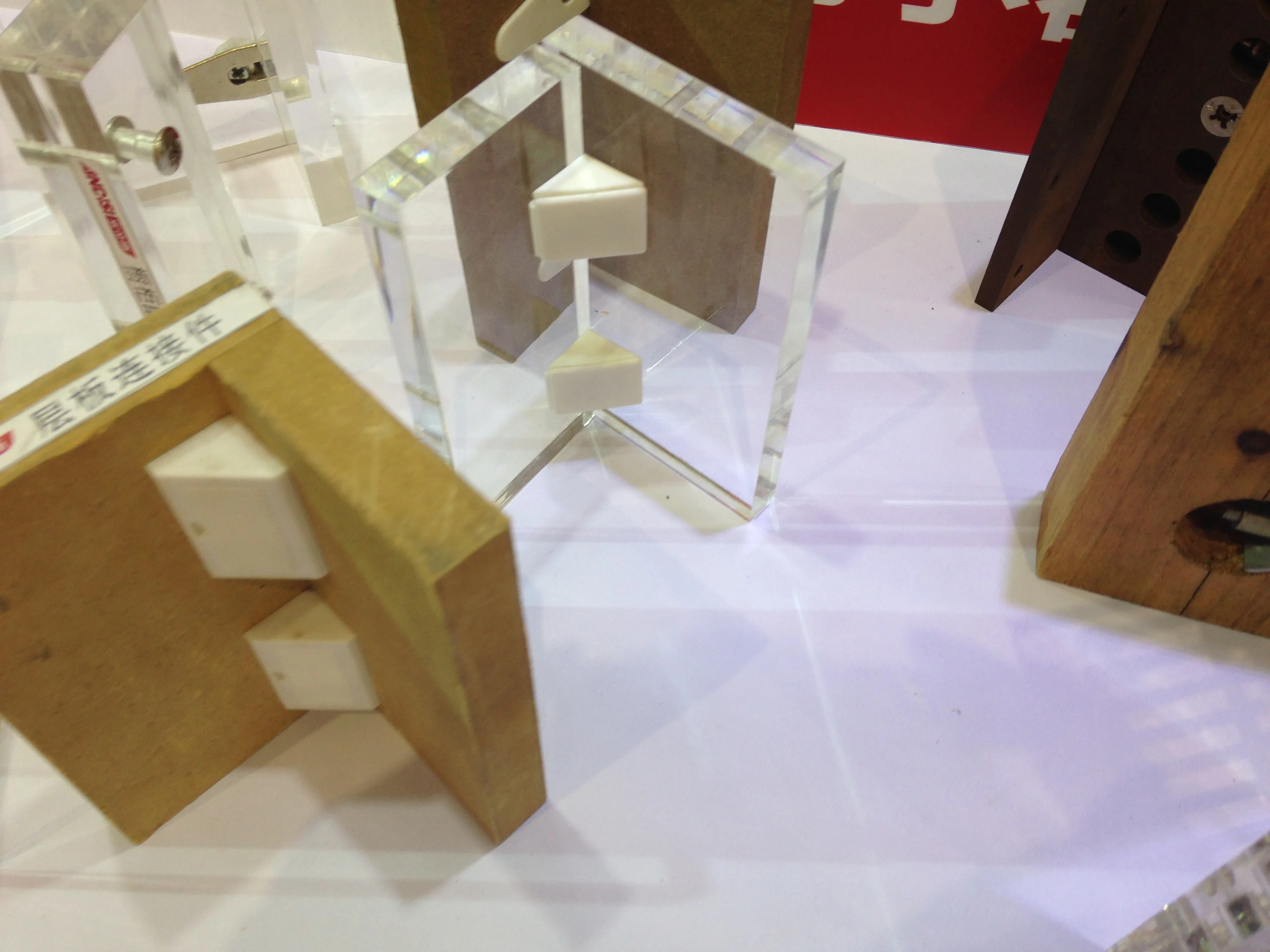 Plastic Corner Bracket For Wood Cabinet 90 Degree 20mm*20mm With ...