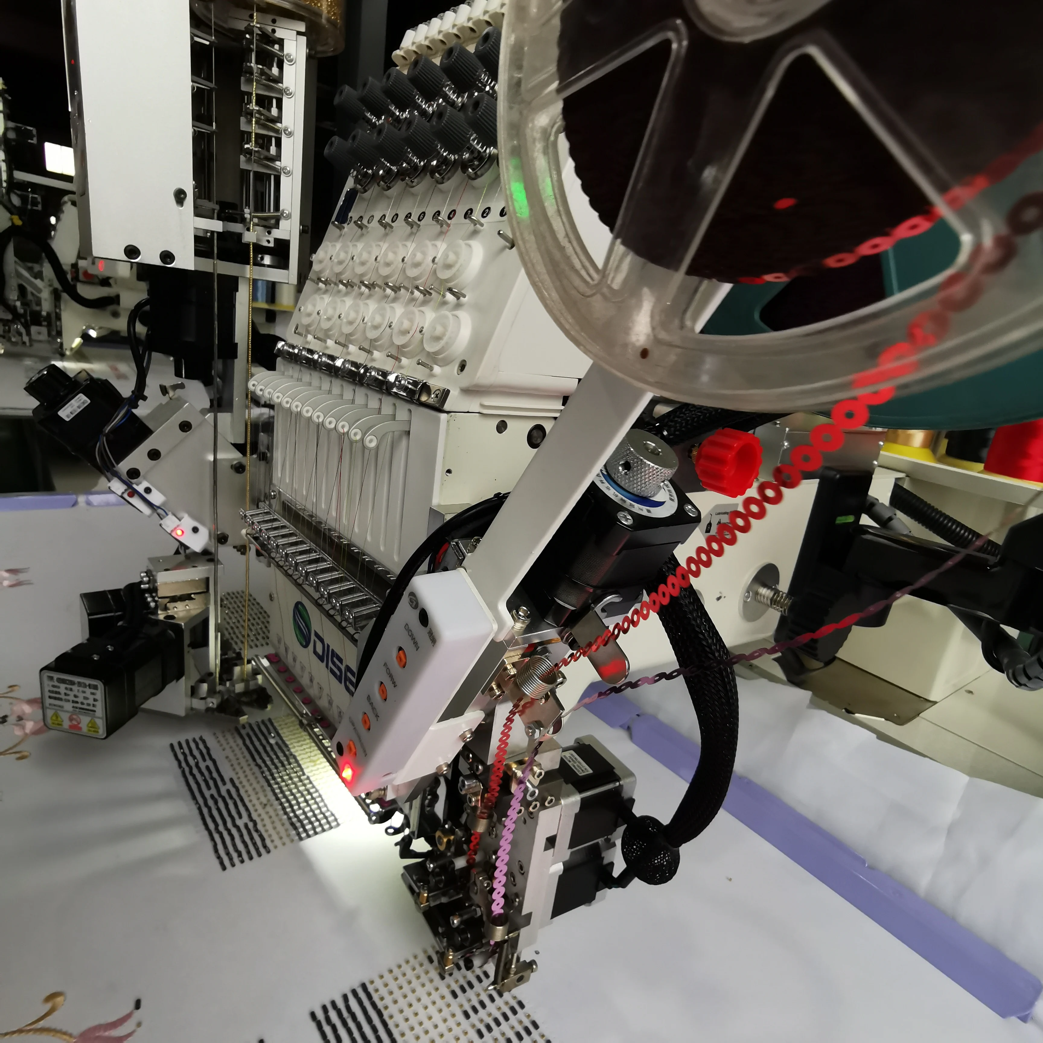 Alibaba.com: 2-head chain stitch embroidery machine, roll-to-roll ...