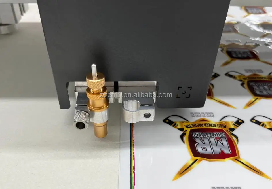 70*90cm Rolling DTF Sticker Flatbed Cutter Machine