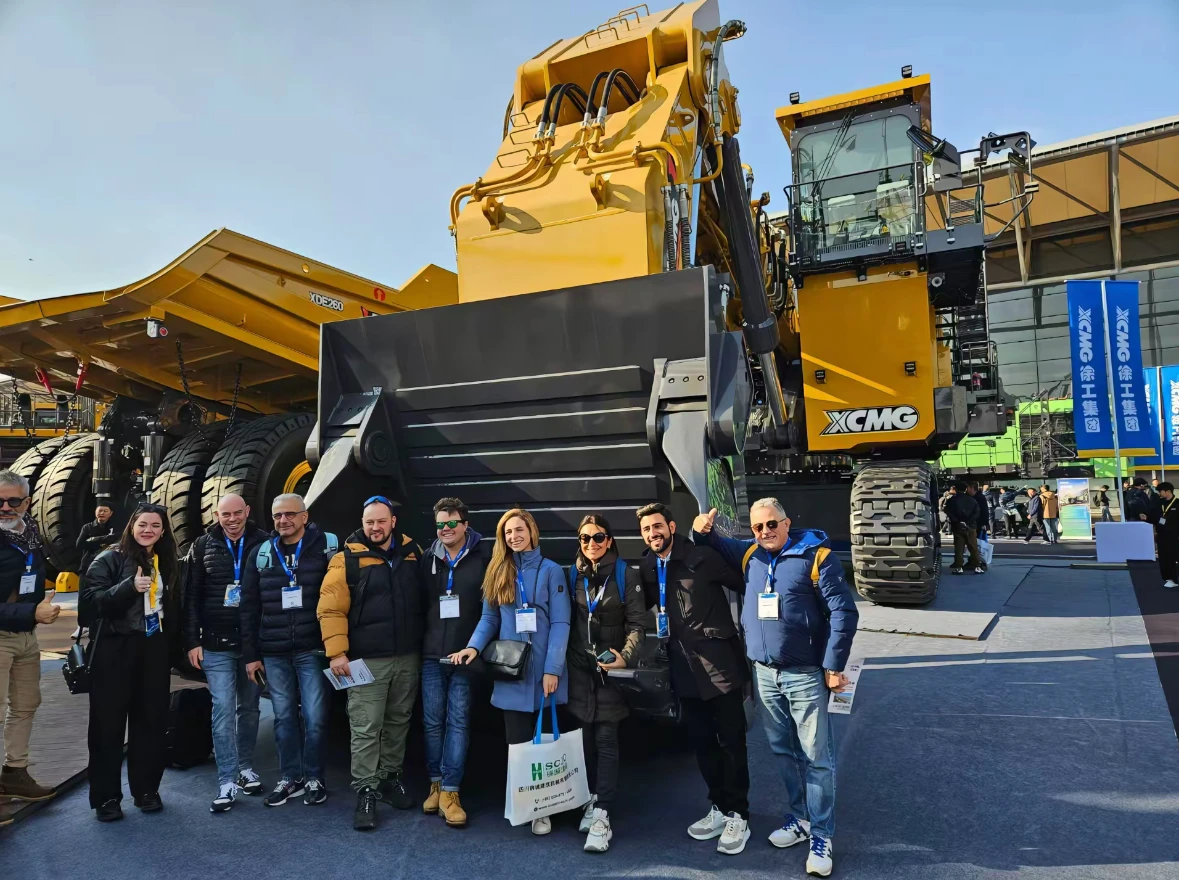 Used Volvo 210 Excavator Earthmoving Machinery 21 Ton Used EC210 ...