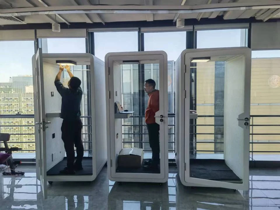 Modern Single Person Work Pod - Privacy & Acoustic Quality