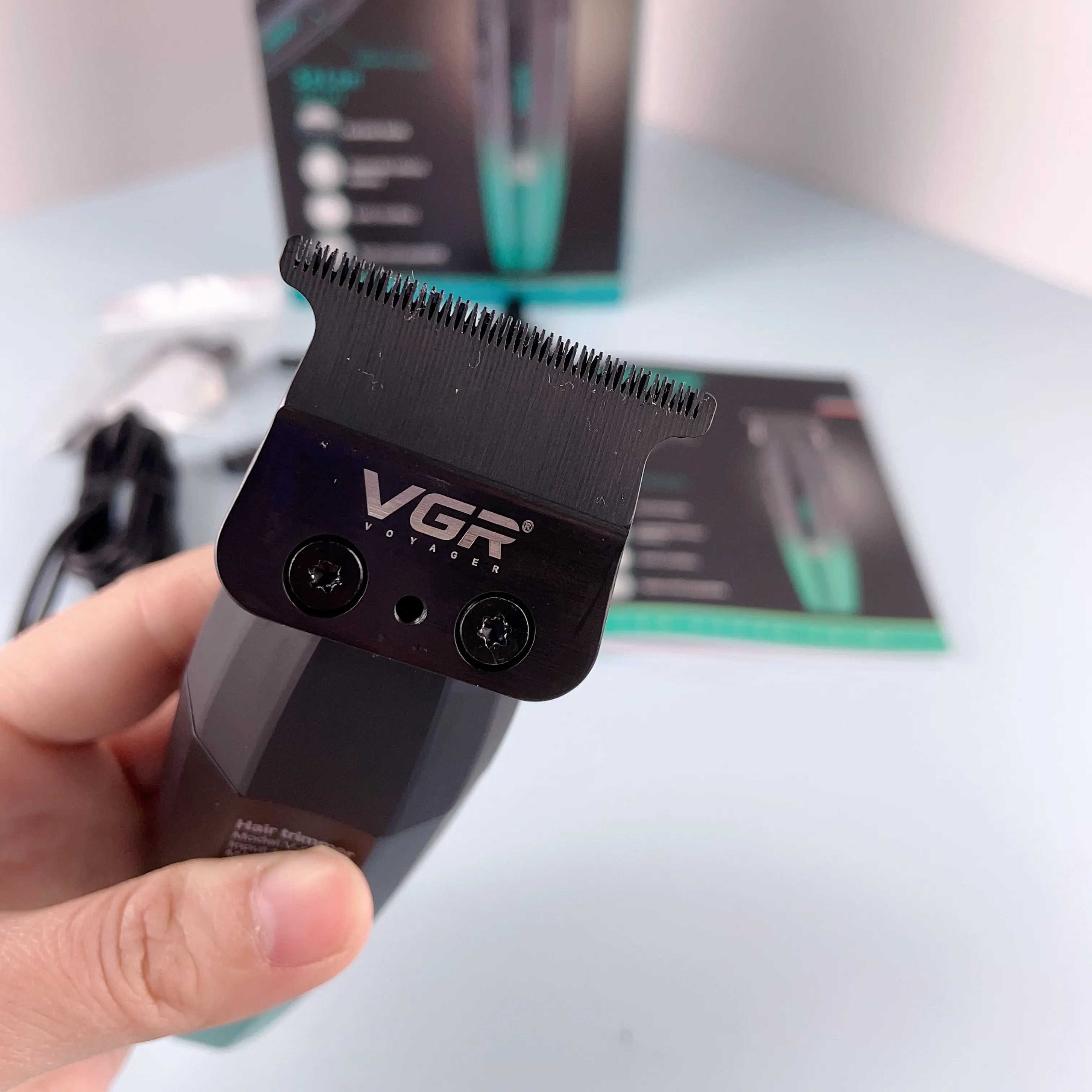 Vgr V-906 Electric Cordless Hair Trimmer for Professional Cuts