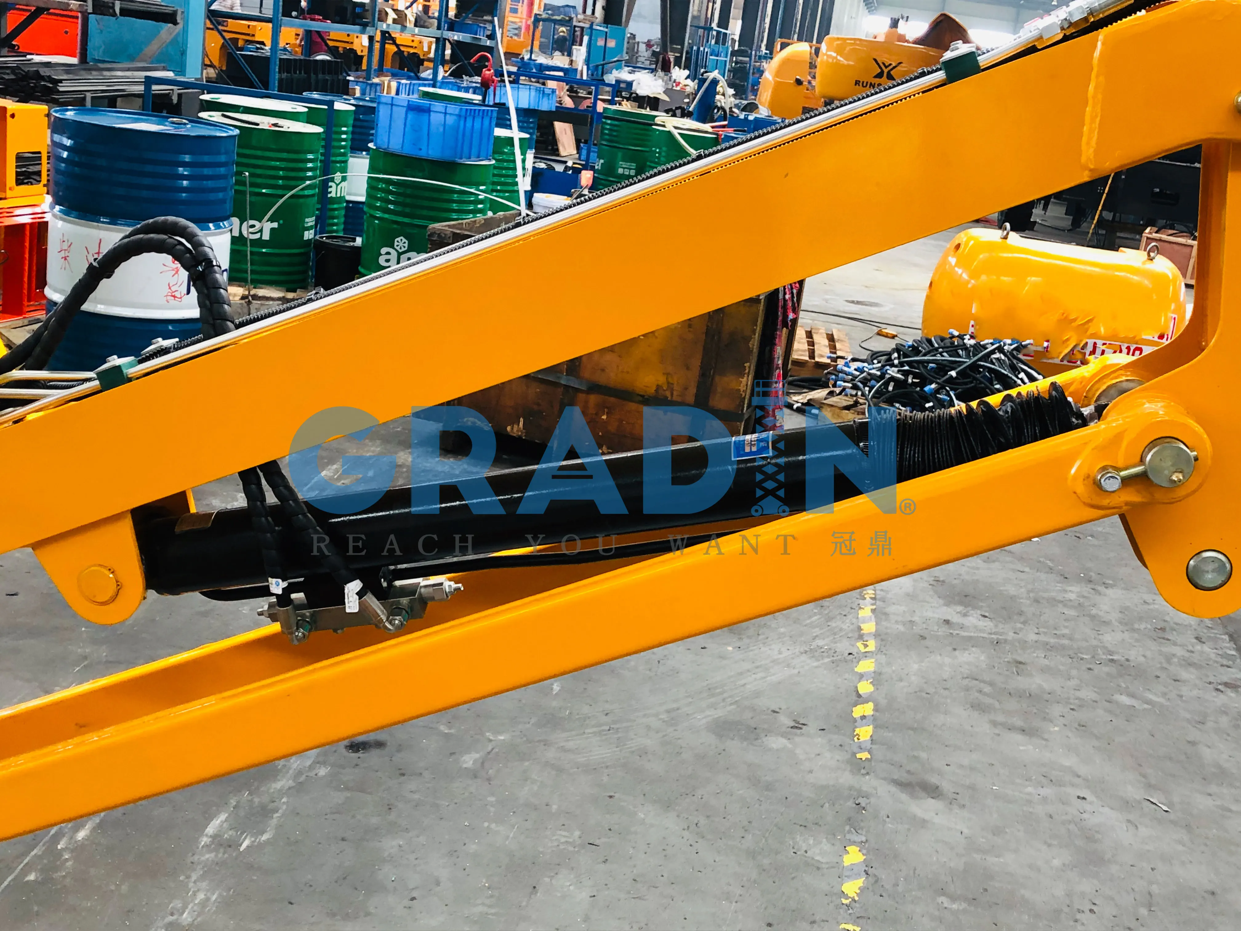 26m Meter Articulated Boom Lift Self-propelled Articulating Boom Lift ...