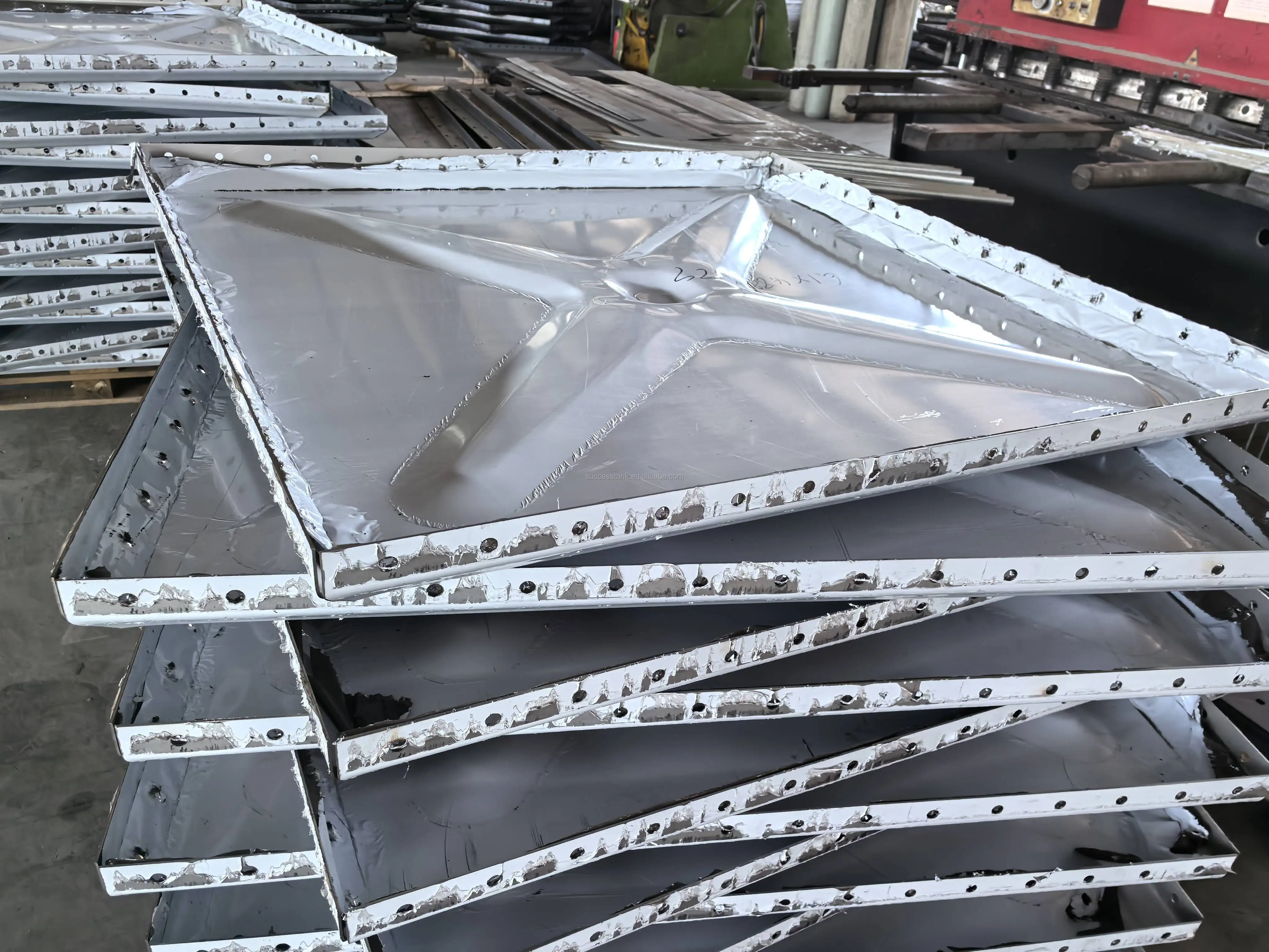 Modular Stainless Steel Water Storage Tanks - Durable & Efficient