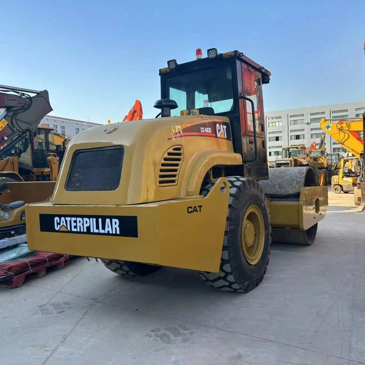 Used Caterpillar CAT CS-683E/CS683 Vibratory Smooth Drum Roller Second ...