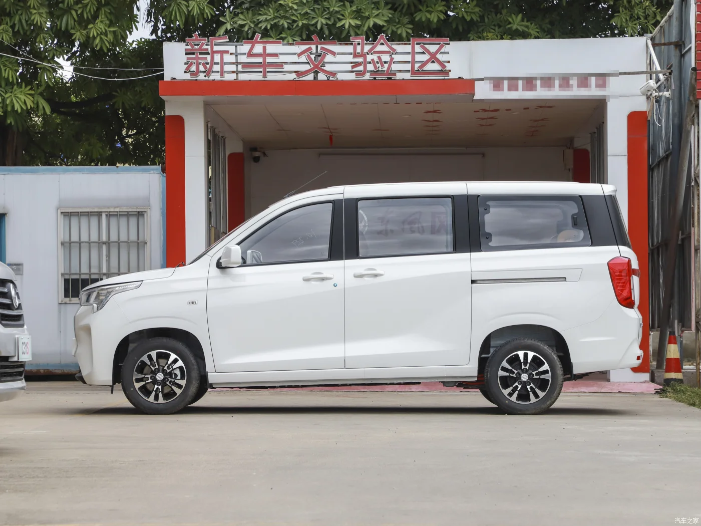 In Stock Sale Dfsk Fencon E380 2023 Taxi Version Comfortable Mpv 8 Seats 350km Rwd Dfsk Mini Van ...