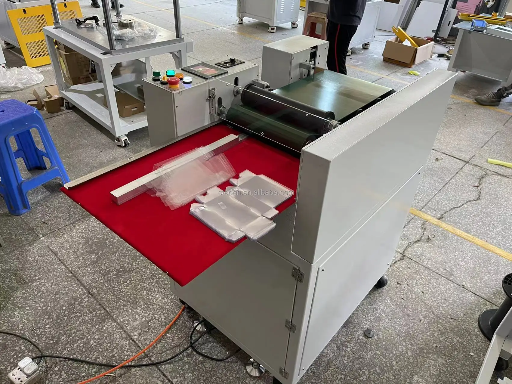 Hot Melt Gluing Inside Outside Machine,Semi Automatic Pet Box Side ...