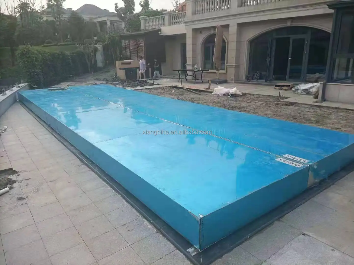 Deck Automated Swimming Pool Covers - Durable & Efficient