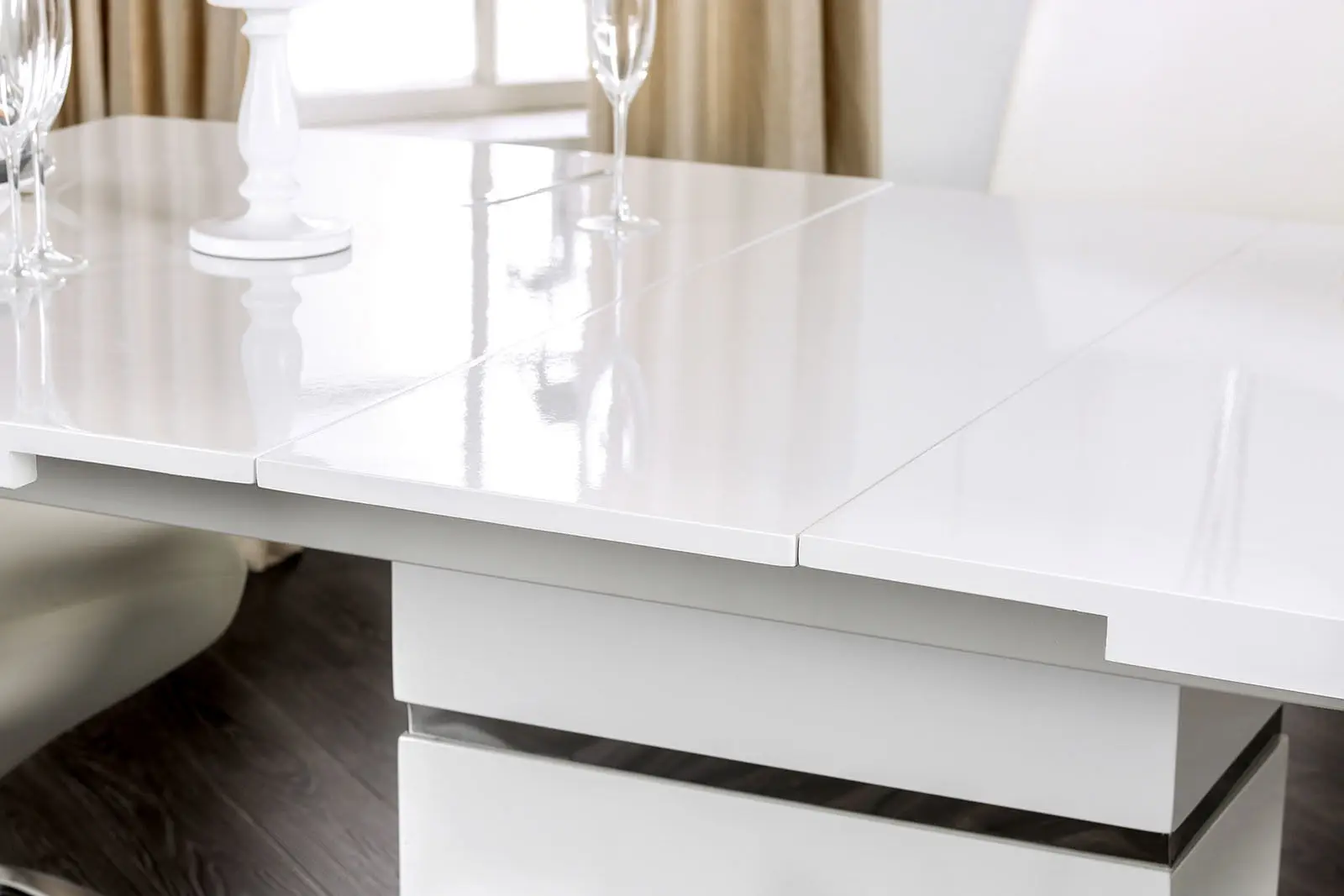 MDF Extendable Dining Table - Modern & Stylish Home Furniture