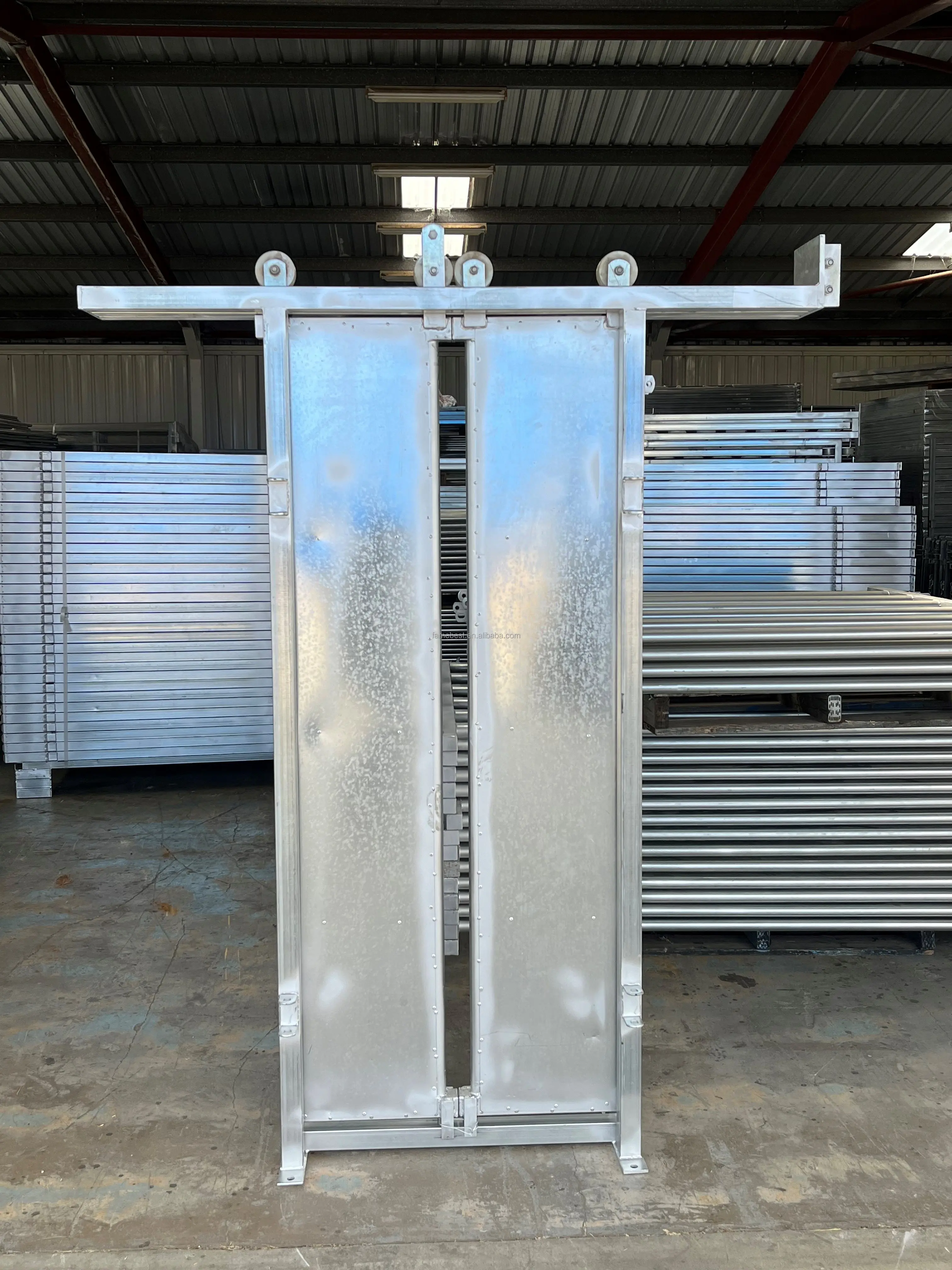 Adjustable Galvanized Cattle Chute Loading Ramp Livestock Equipment ...