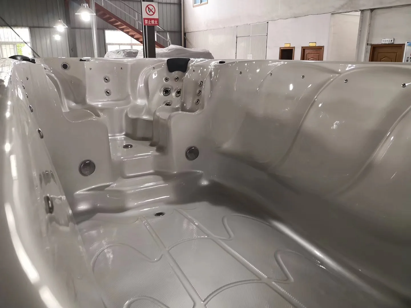 Luxury Swimming Pools Outdoor Large Acrylic Swim Spa Jets with Counter ...