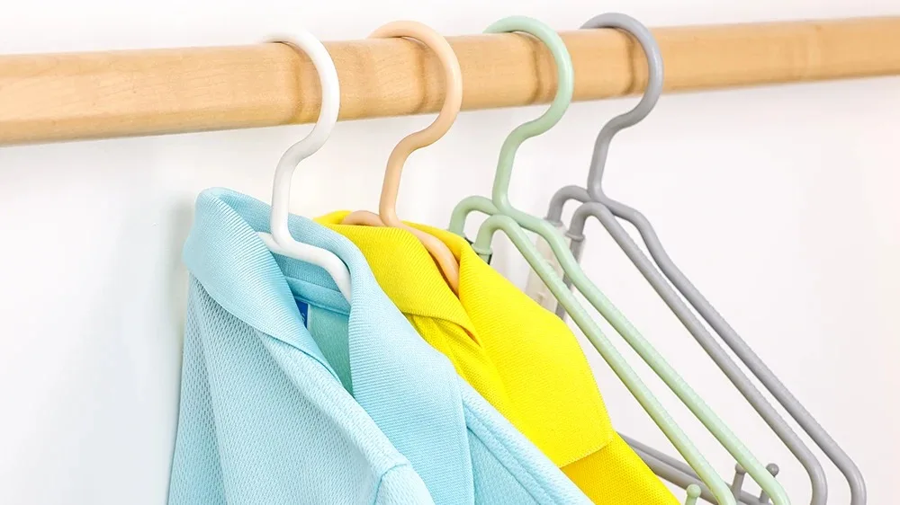 New Magic Space Saving Coat Hangers Plastic Foldable Hanger Clothes ...