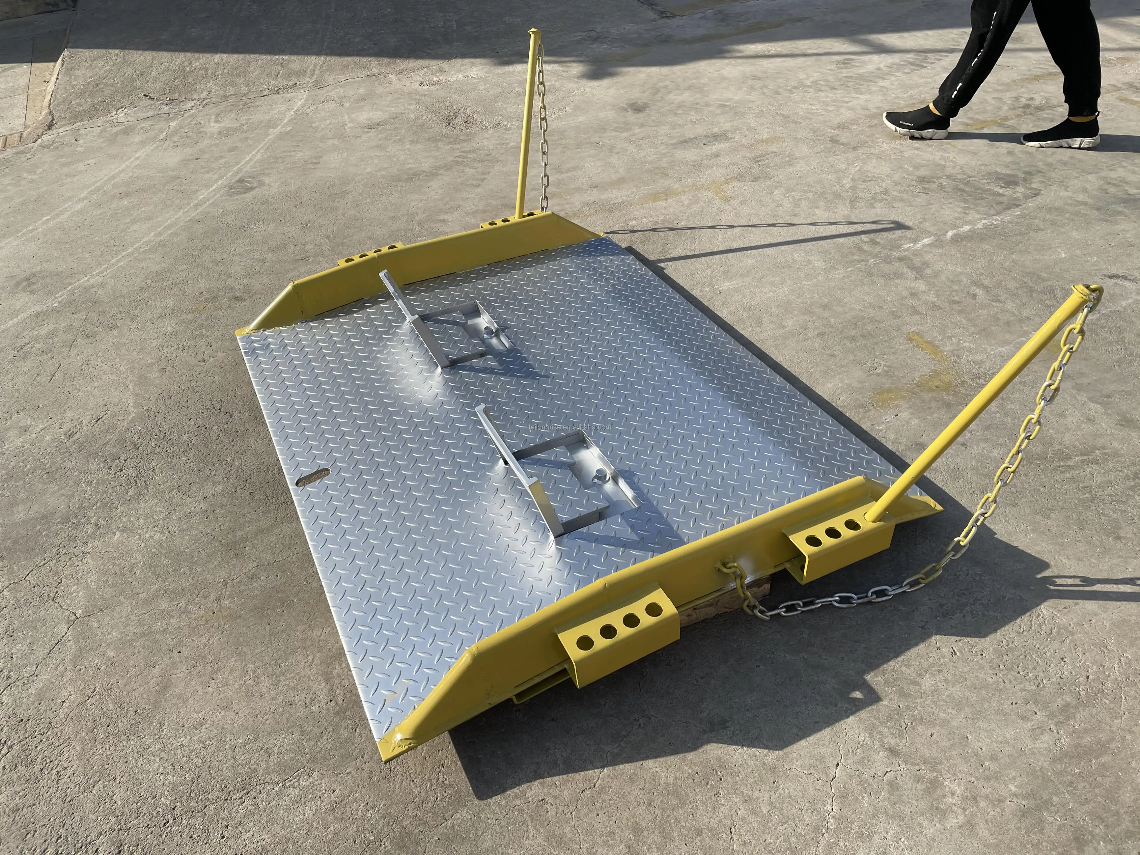 Warehouse Dock Board Container Ramp Dock Plate Shipping Container Ramp ...