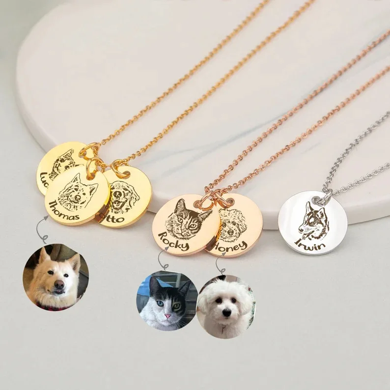 Pet picture in necklace store