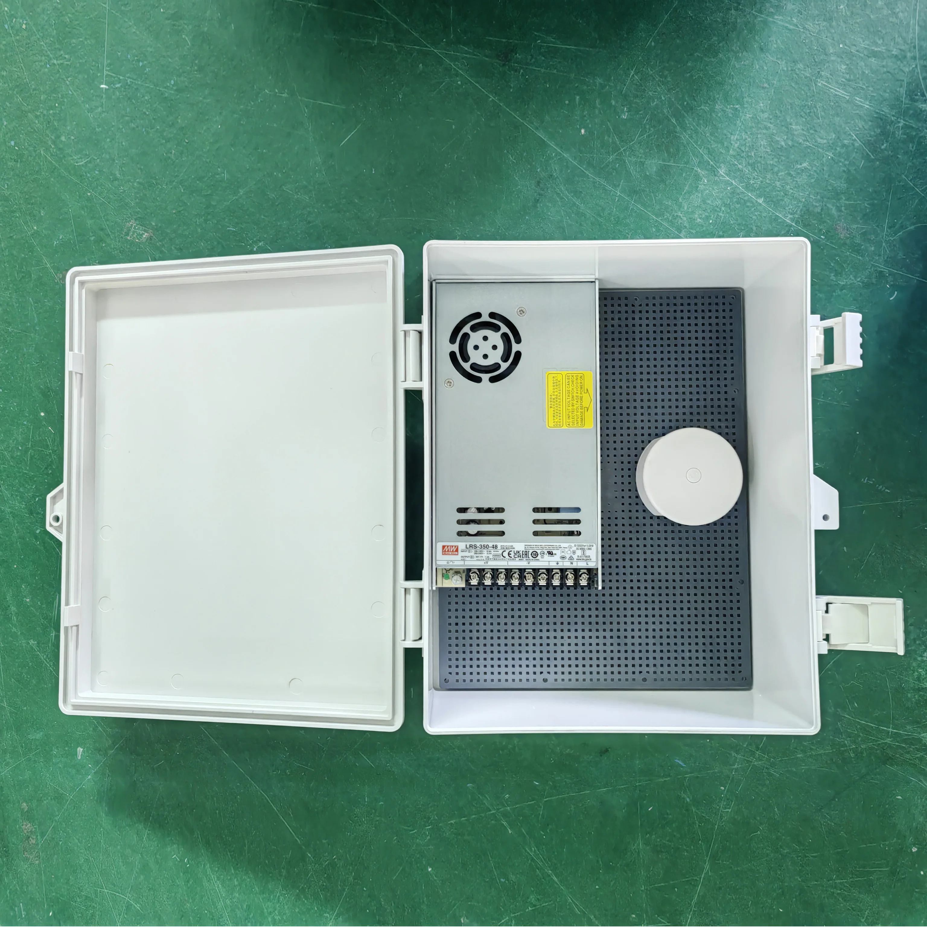 IP67 Waterproof Junction Box - Reliable Outdoor Plastic Enclosure